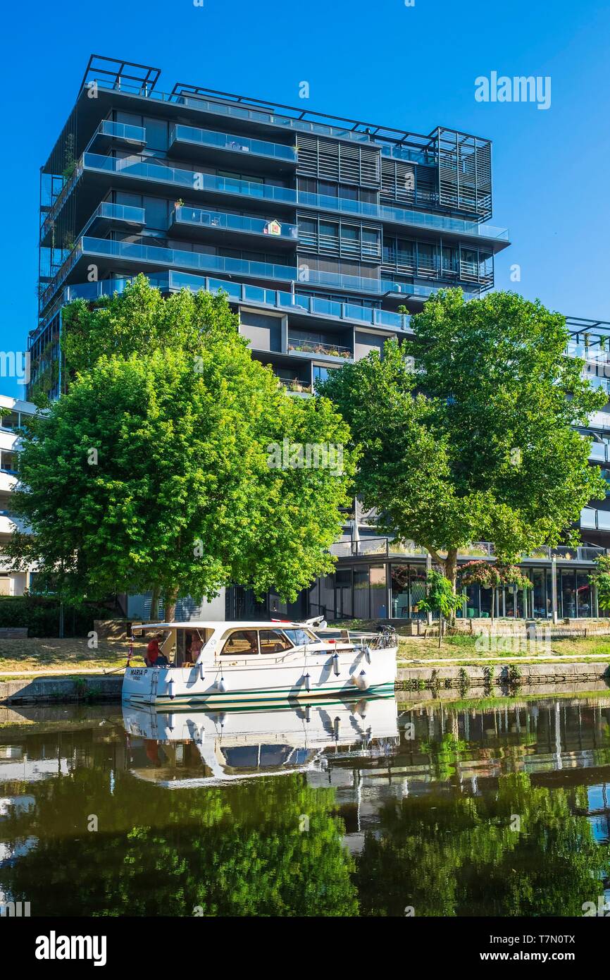 France, Ille-et-Vilaine, Rennes, Cap Mail, luxury apartment building ...