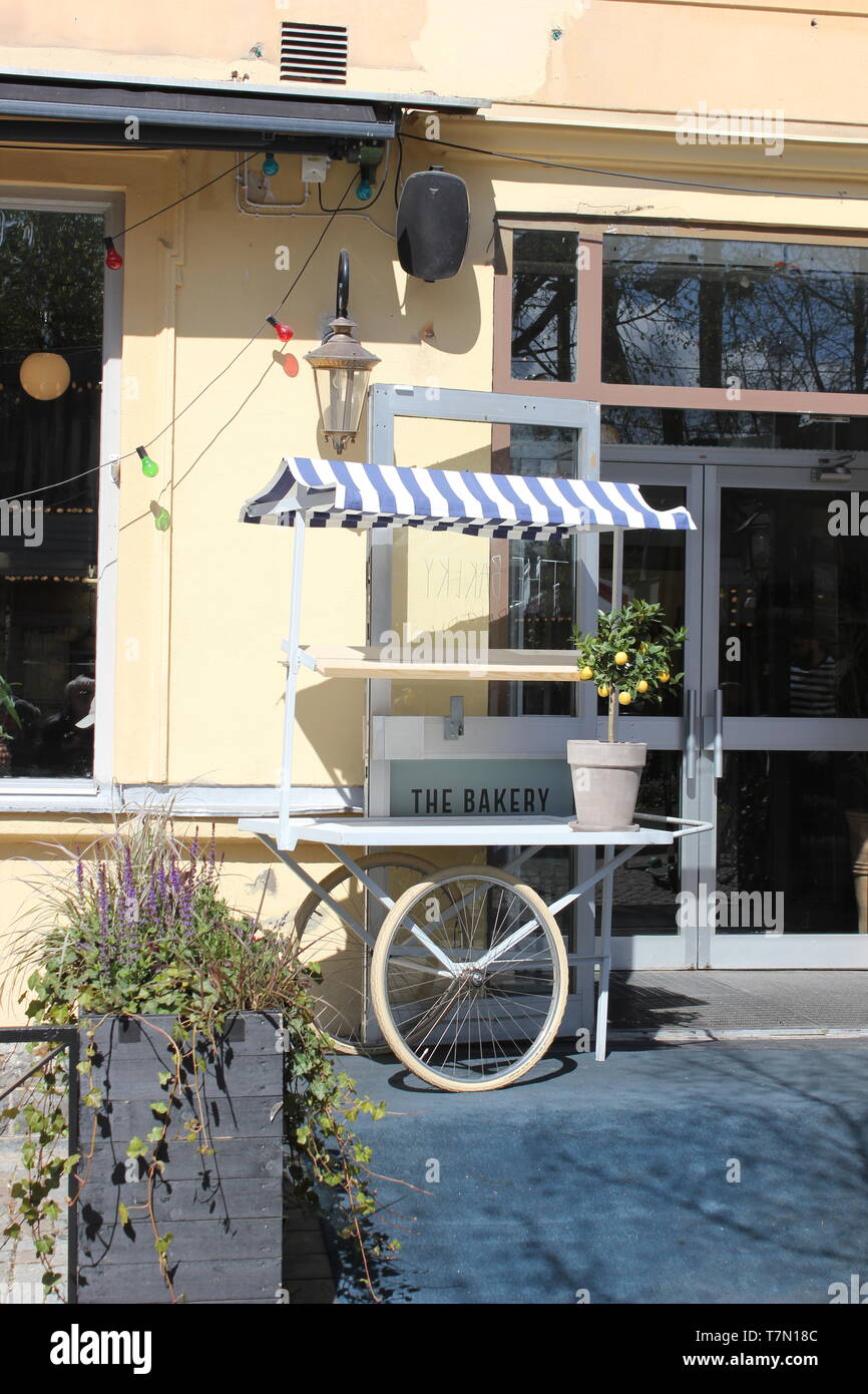 Old bakery shop front hi-res stock photography and images - Alamy