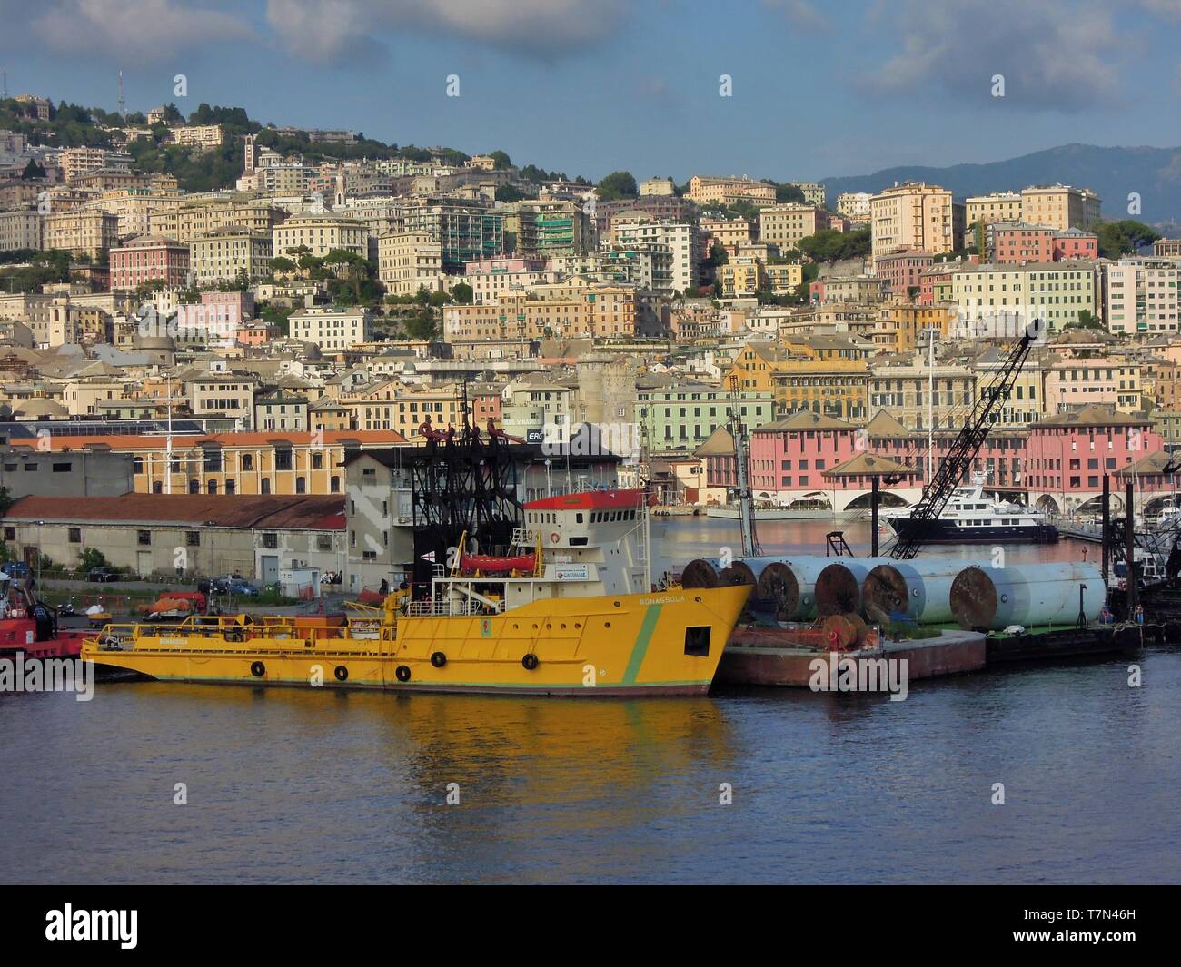 Genova cruise ship hi-res stock photography and images - Alamy