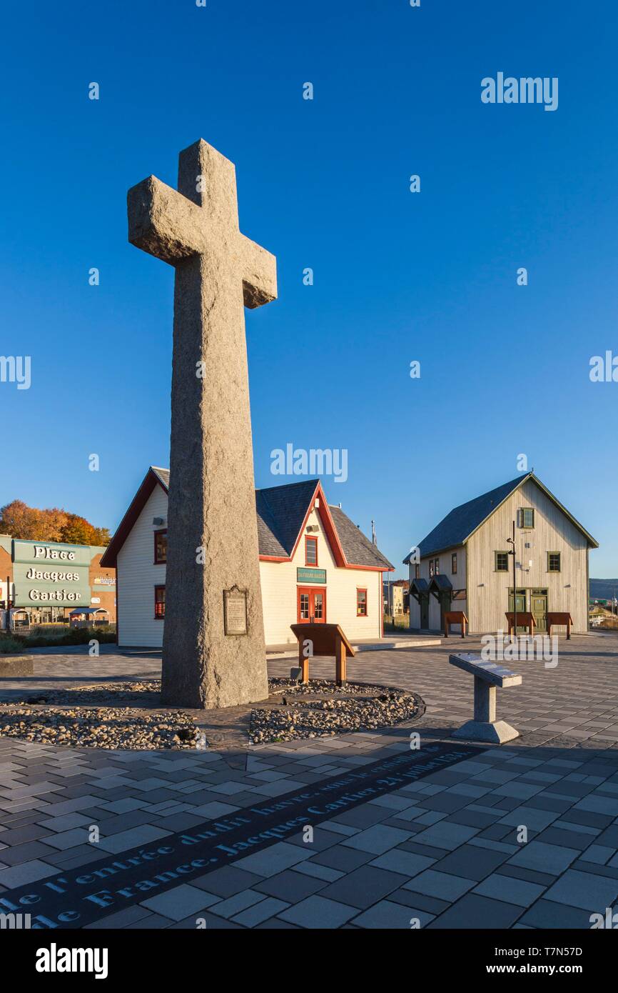 Cross of gaspé hi-res stock photography and images - Alamy