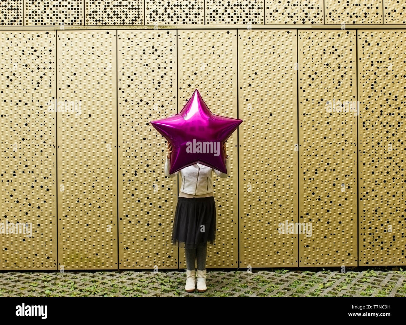 Lilac balloon hi-res stock photography and images - Alamy