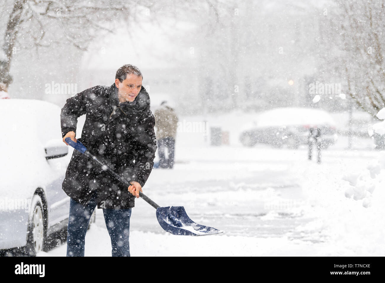 Man cleaning house black hi-res stock photography and images - Alamy