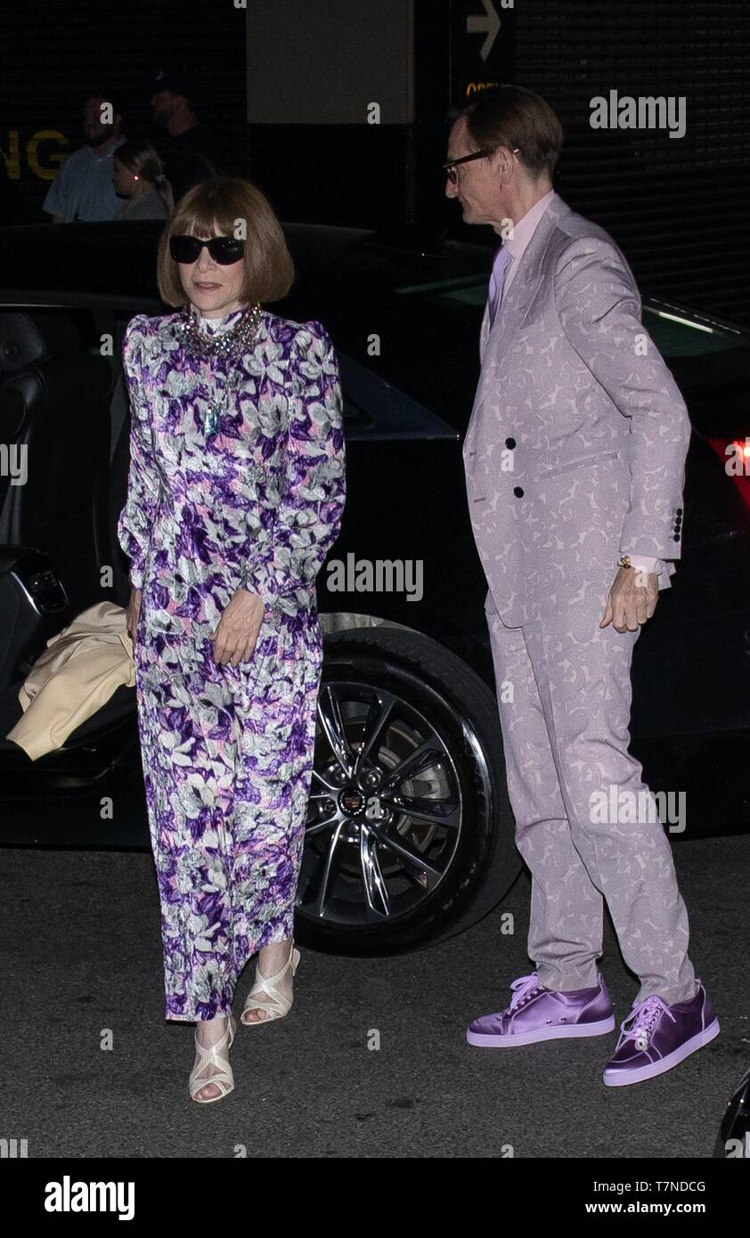 Guests arrive at the wedding of Marc Jacobs and Charly Defrancesco ...