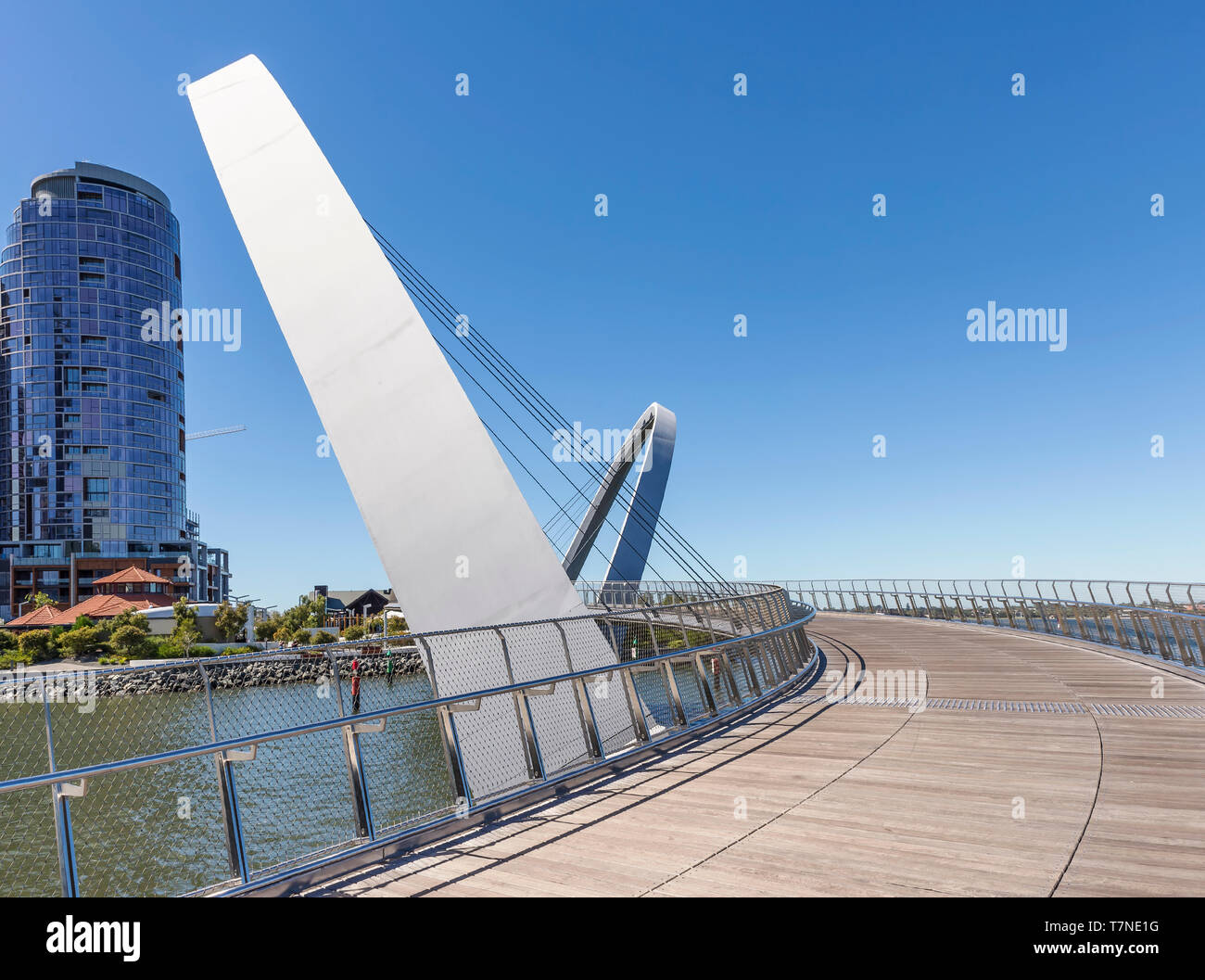The futuristic forms of Elizabeth Quay's pedestrian bridge in Perth ...