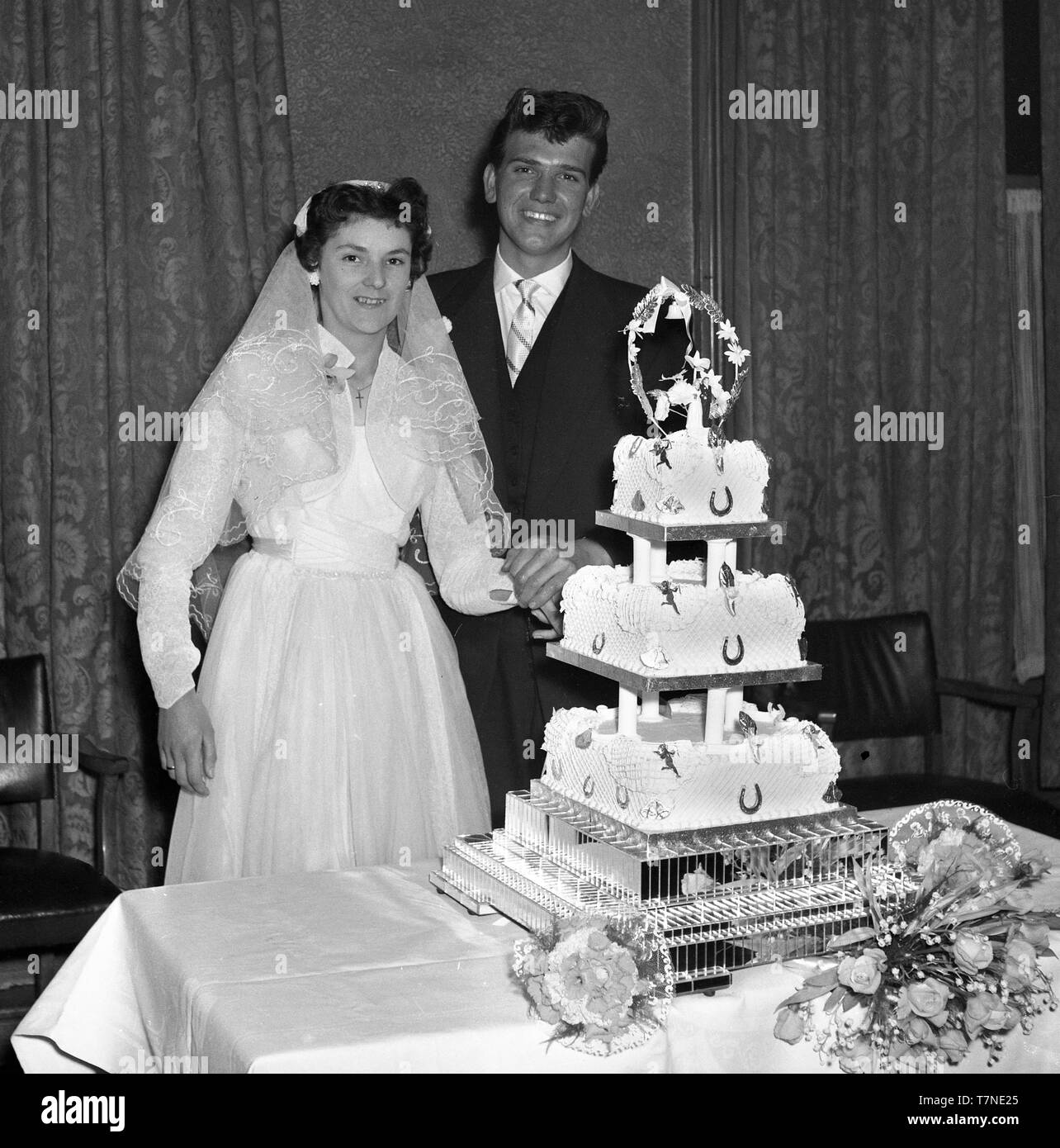 1960s wedding cakes 60 photos - Astyledwedding.com