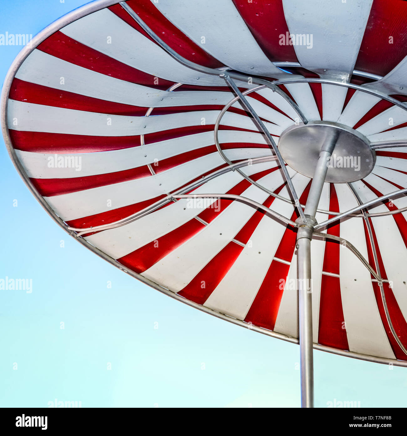 Red and white canopy hi-res stock photography and images - Alamy