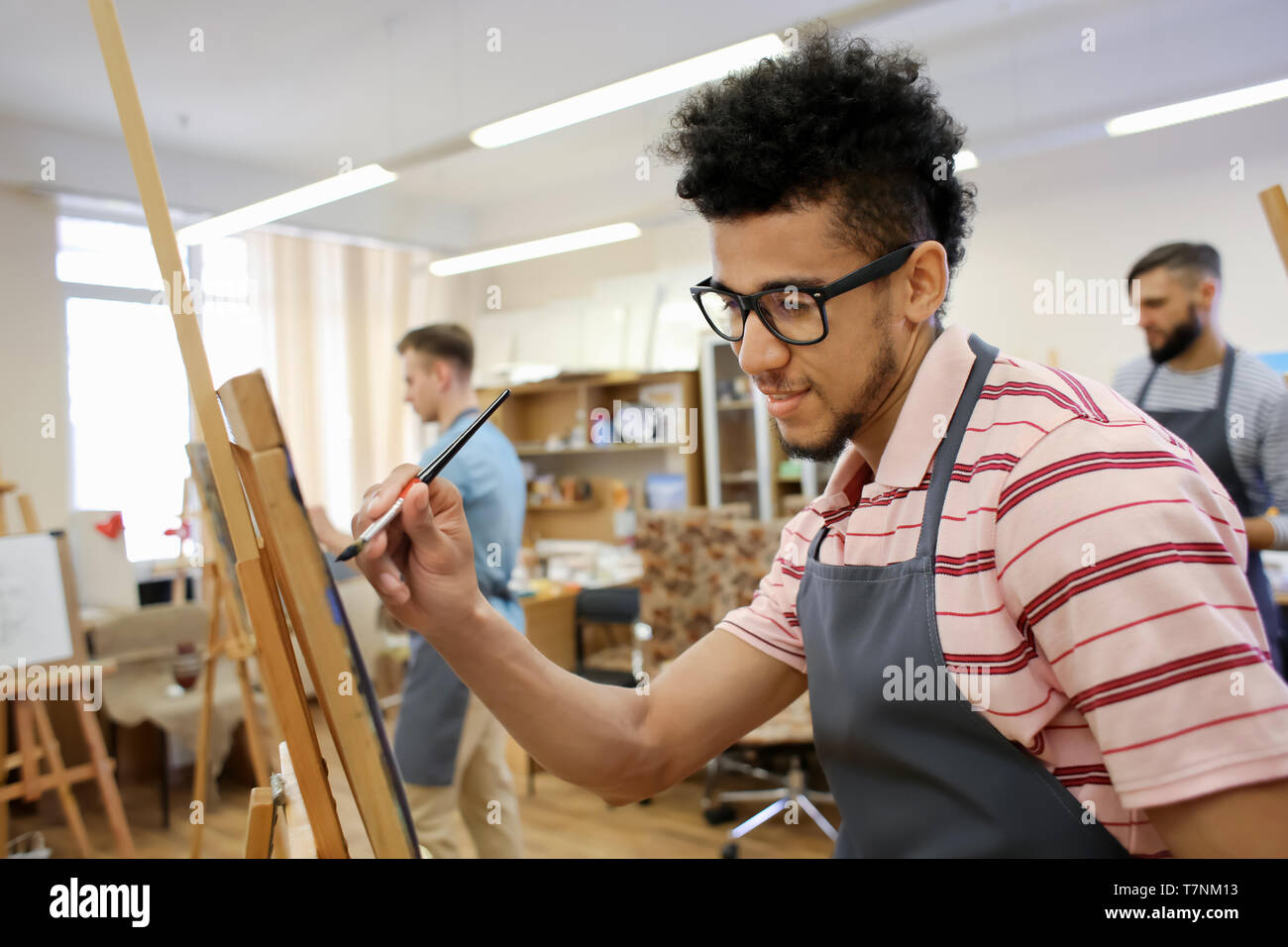 Female students painting still hi-res stock photography and images - Alamy