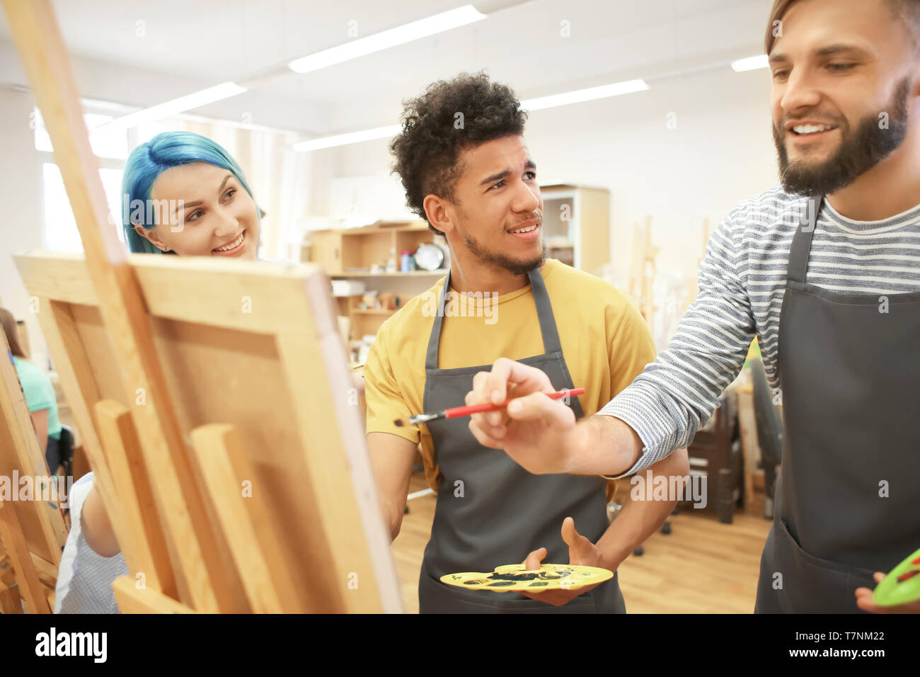 Female students painting still hi-res stock photography and images - Alamy