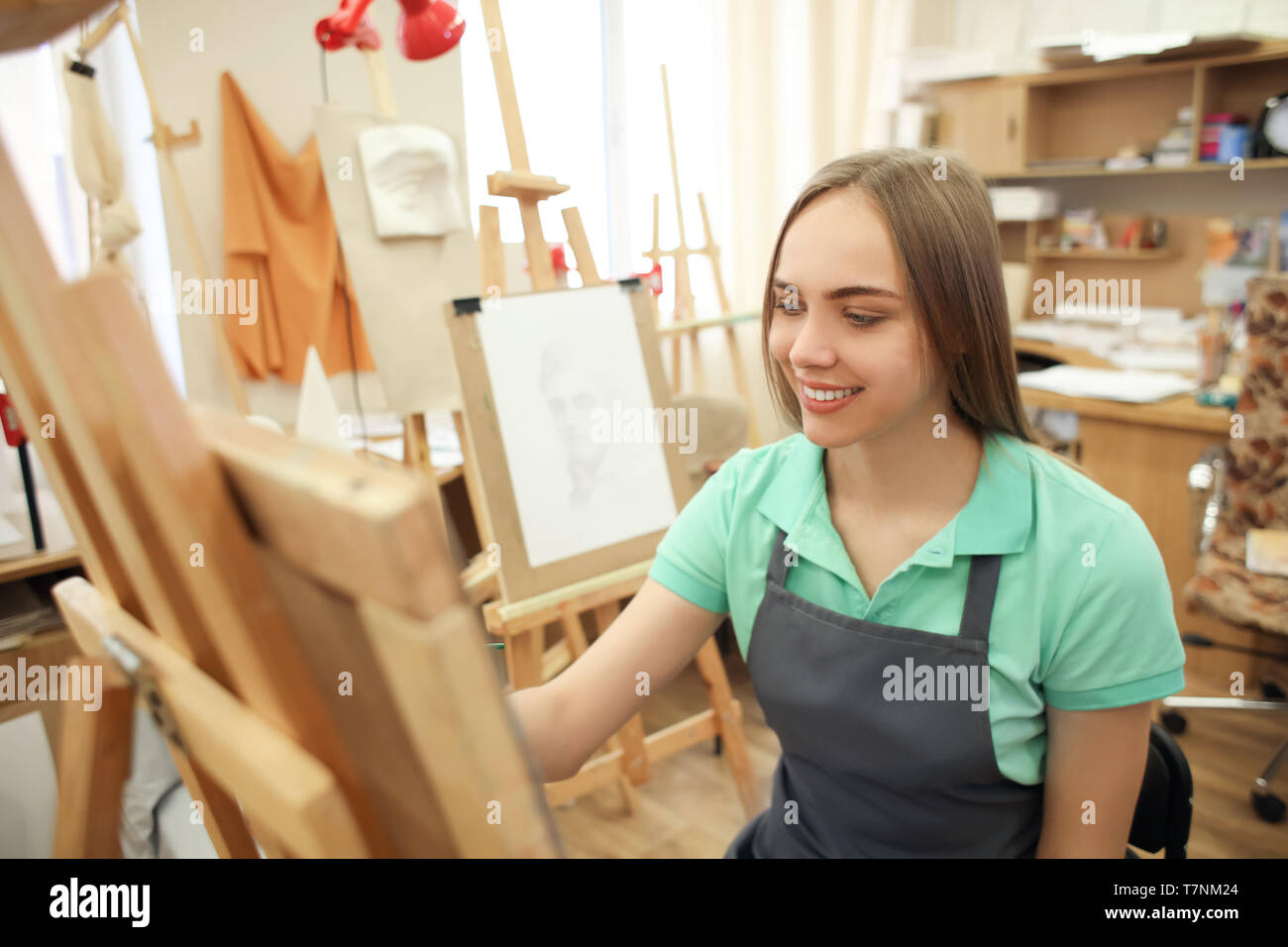 Young student drawing oil hi-res stock photography and images - Alamy