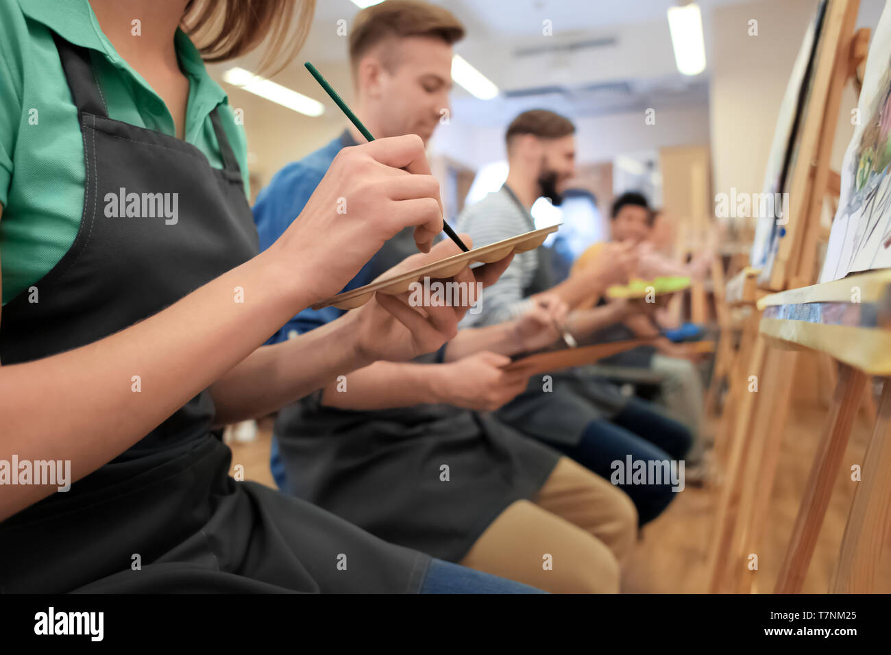 Female students painting still hi-res stock photography and images - Alamy