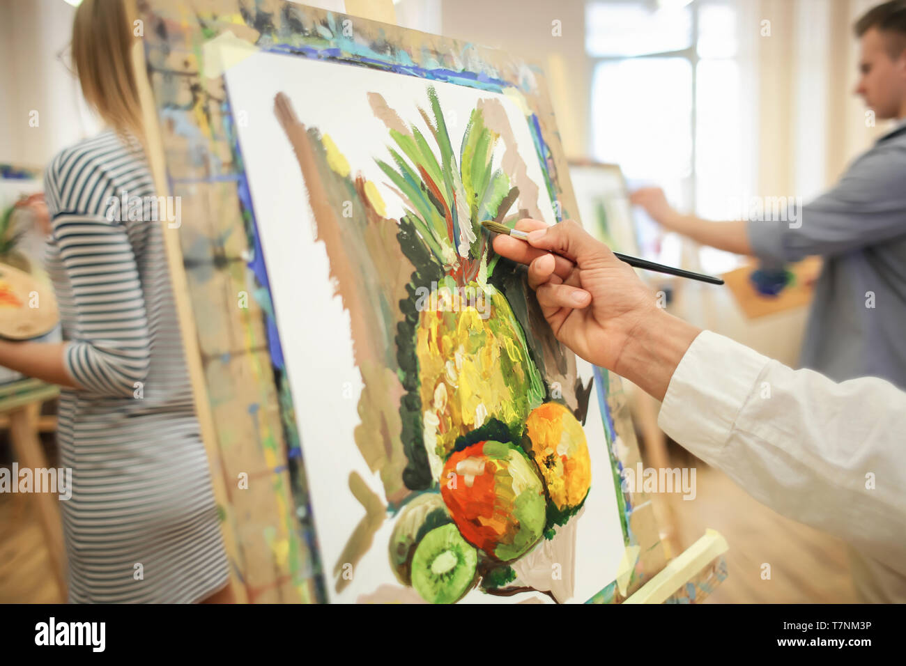 Young art student hi-res stock photography and images - Alamy