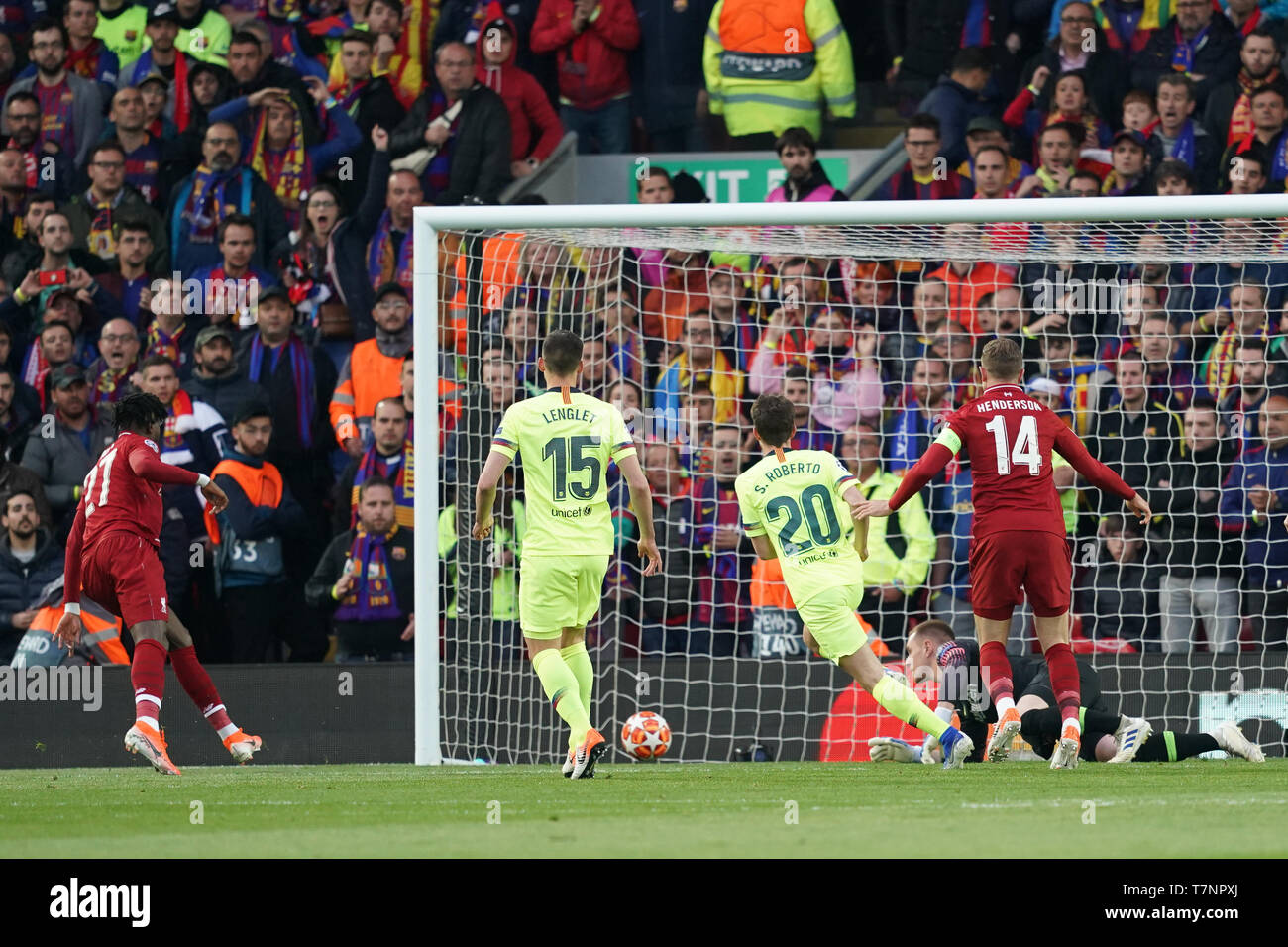 Origi goal barcelona hi-res stock photography and images - Alamy