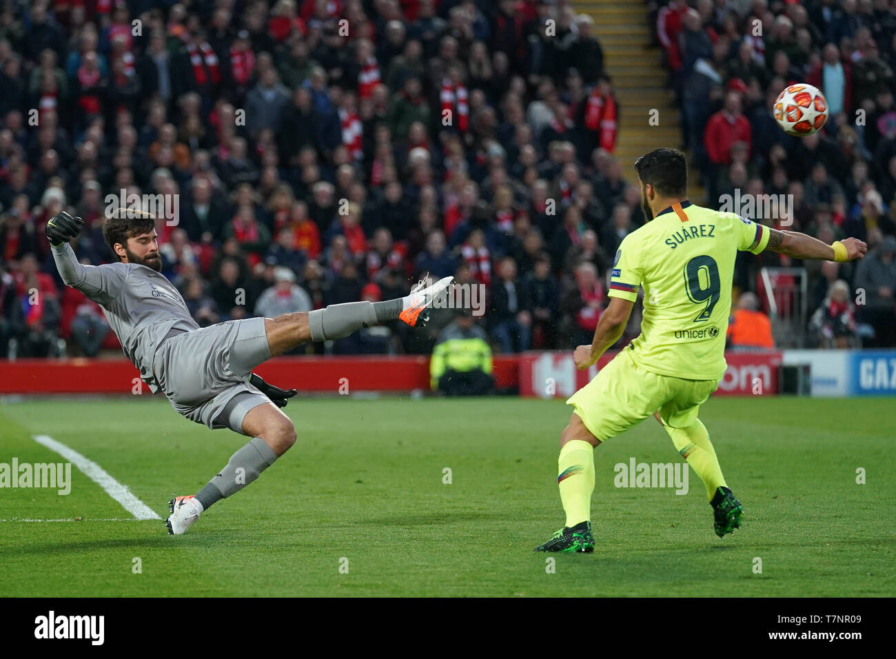 Alison becker liverpool hi-res stock photography and images - Alamy
