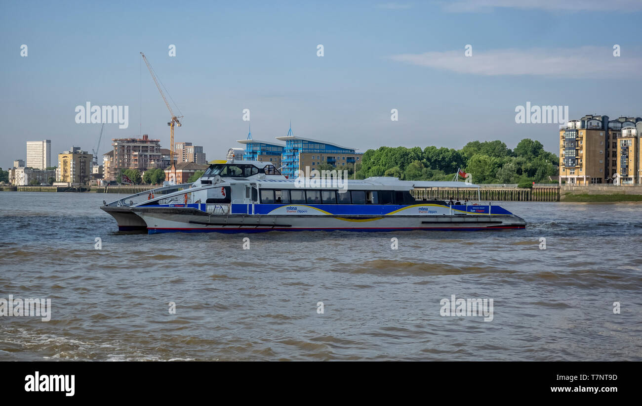 Water bus thames hi-res stock photography and images - Alamy