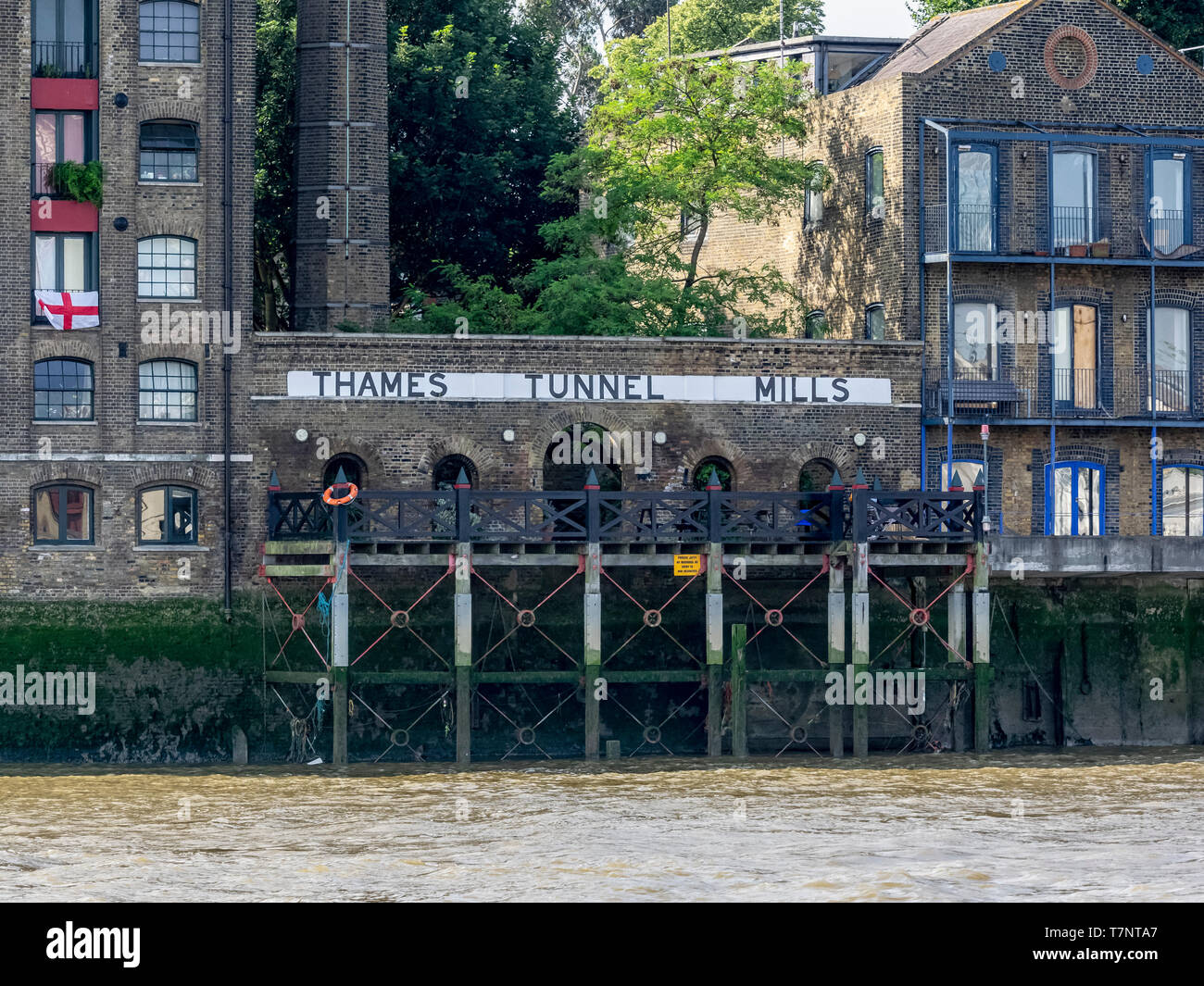 Thames Converted Warehouse High Resolution Stock Photography and Images ...