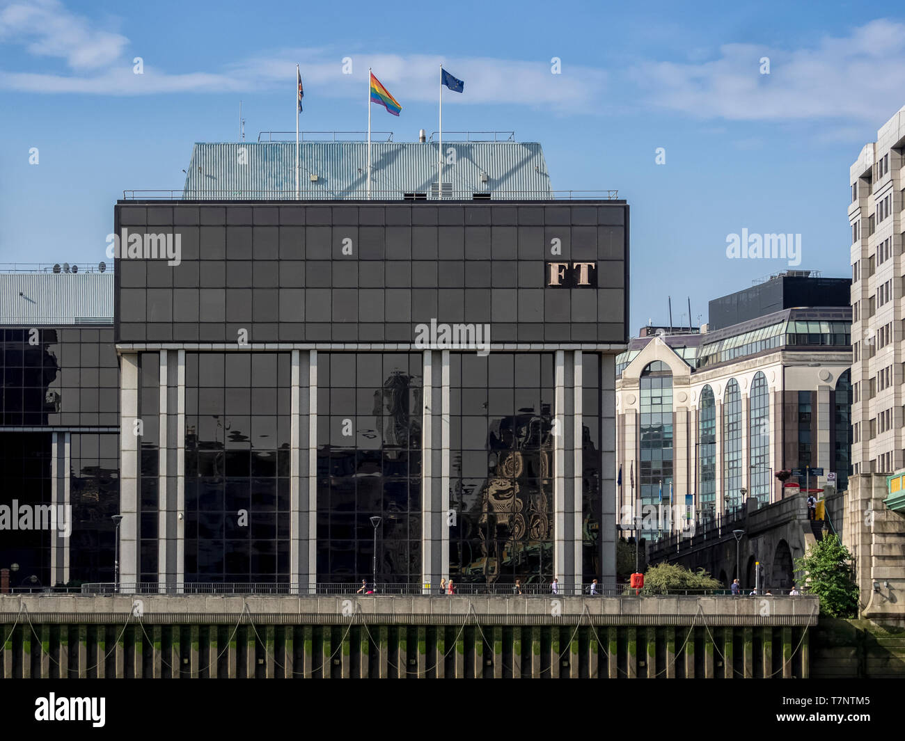 Financial times ft building hi-res stock photography and images - Alamy