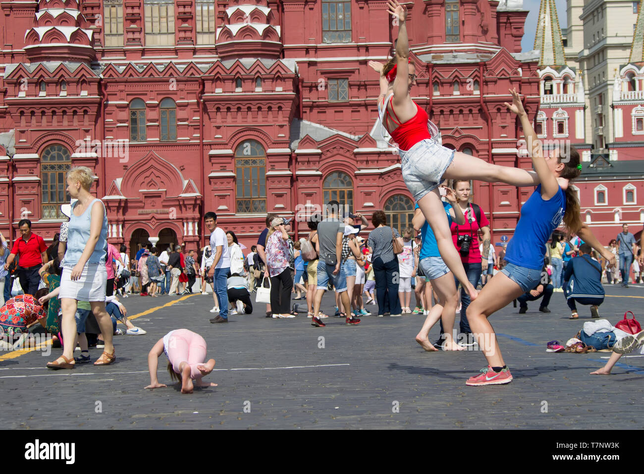 Russian acrobats hi-res stock photography and images - Alamy
