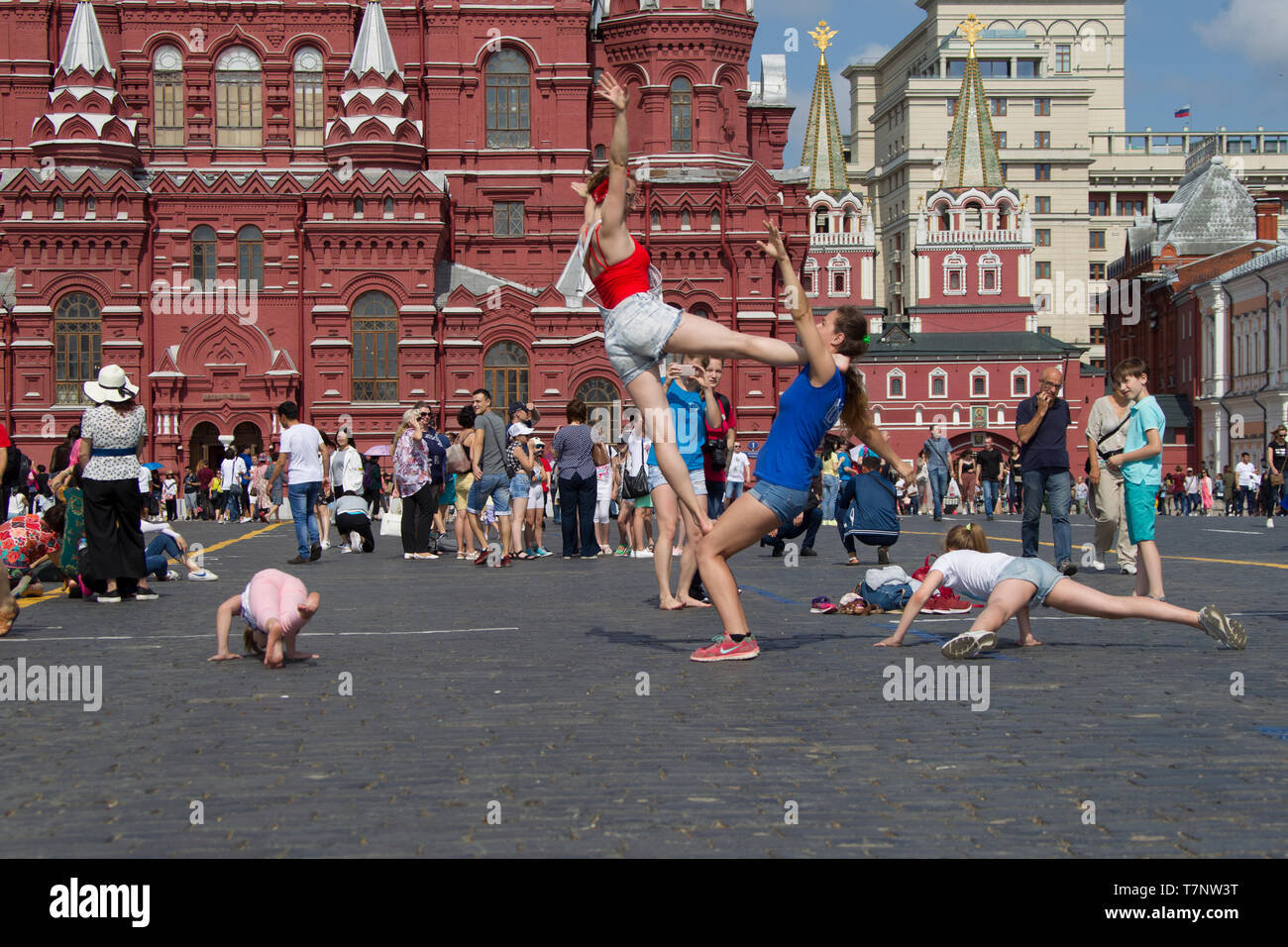 Russian acrobats hi-res stock photography and images - Alamy