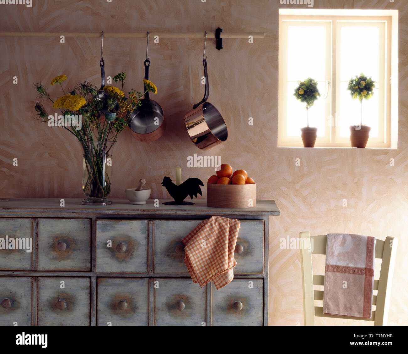 Merchant's chest with distressed paint effect Stock Photo - Alamy