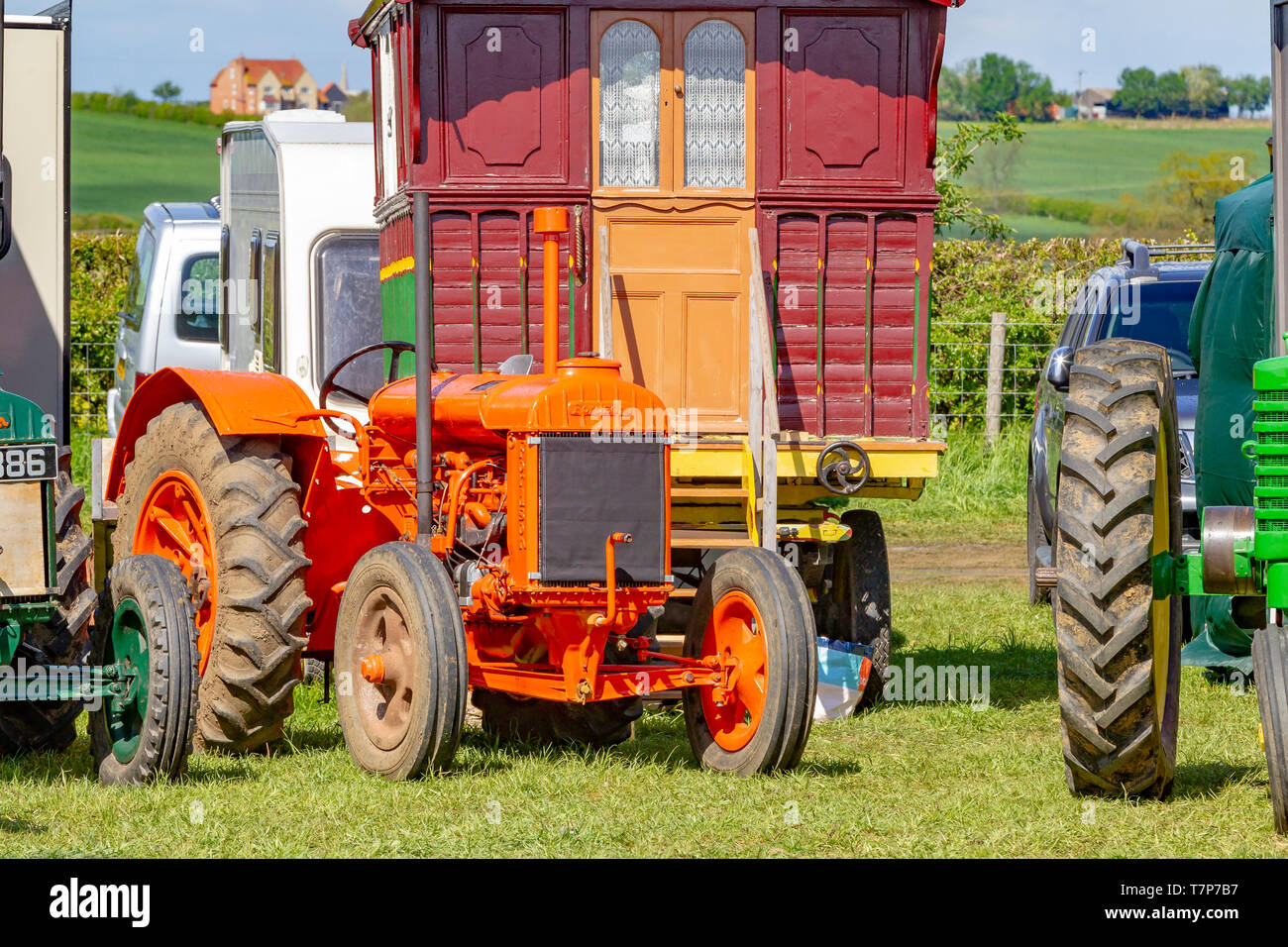 Tractor with caravan hi-res stock photography and images - Alamy