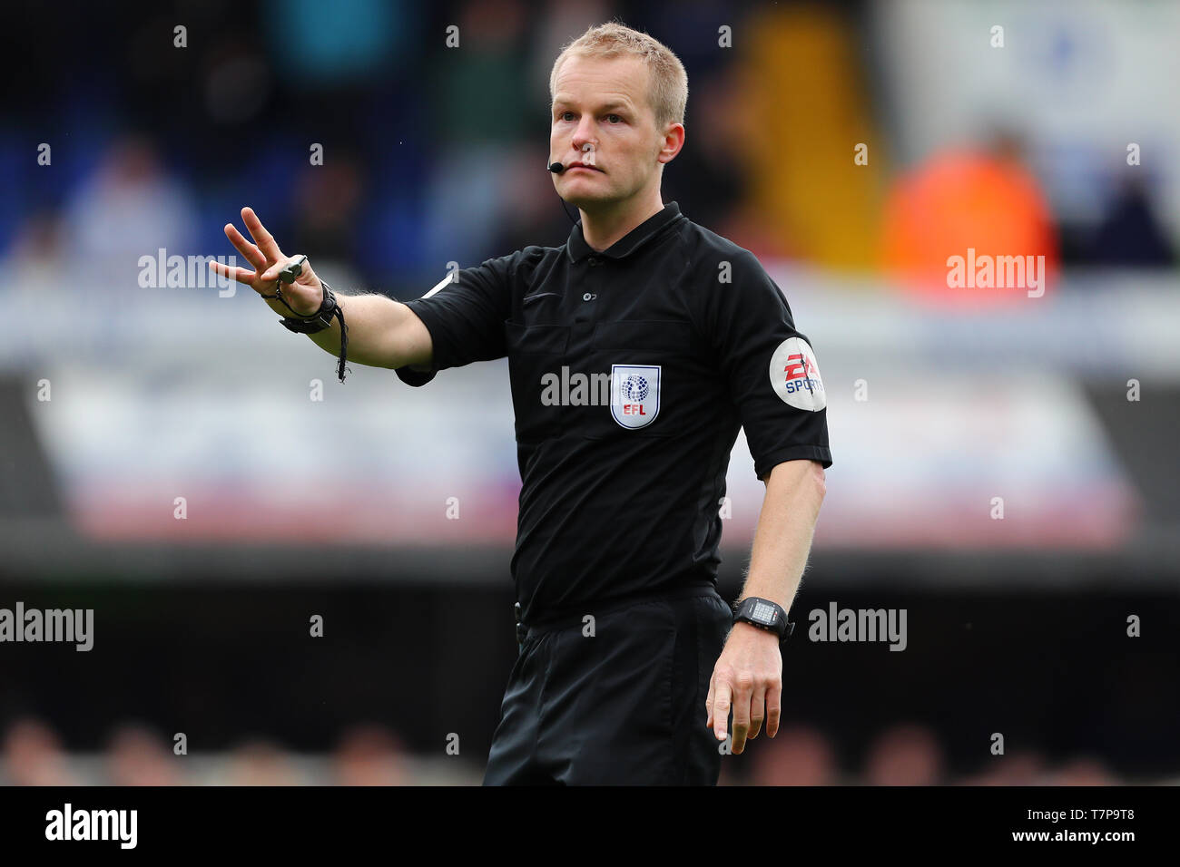 Referee gavin ward hi-res stock photography and images - Alamy