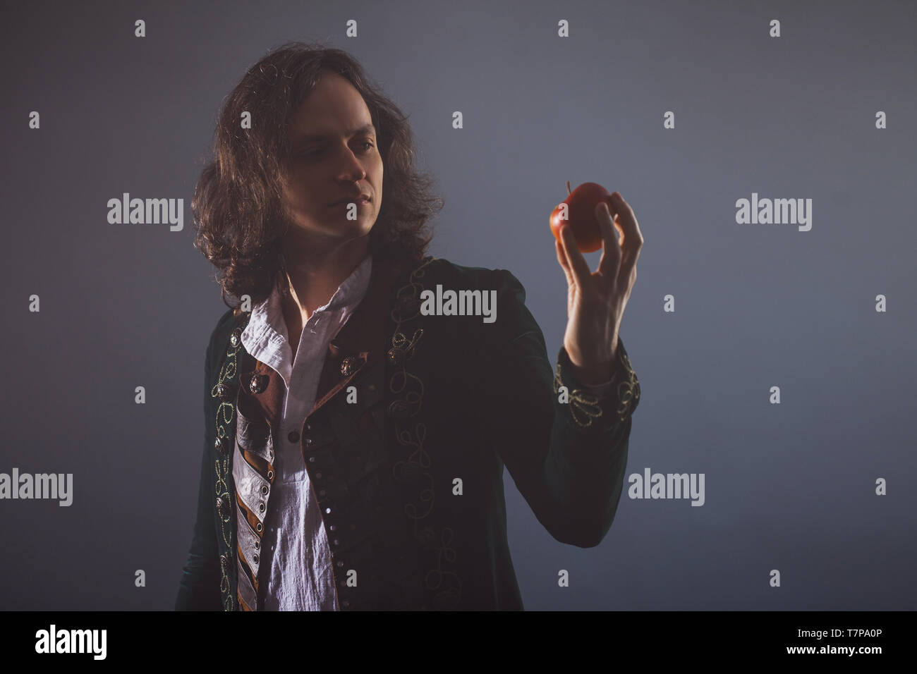Sir isaac newton prism hi-res stock photography and images - Alamy