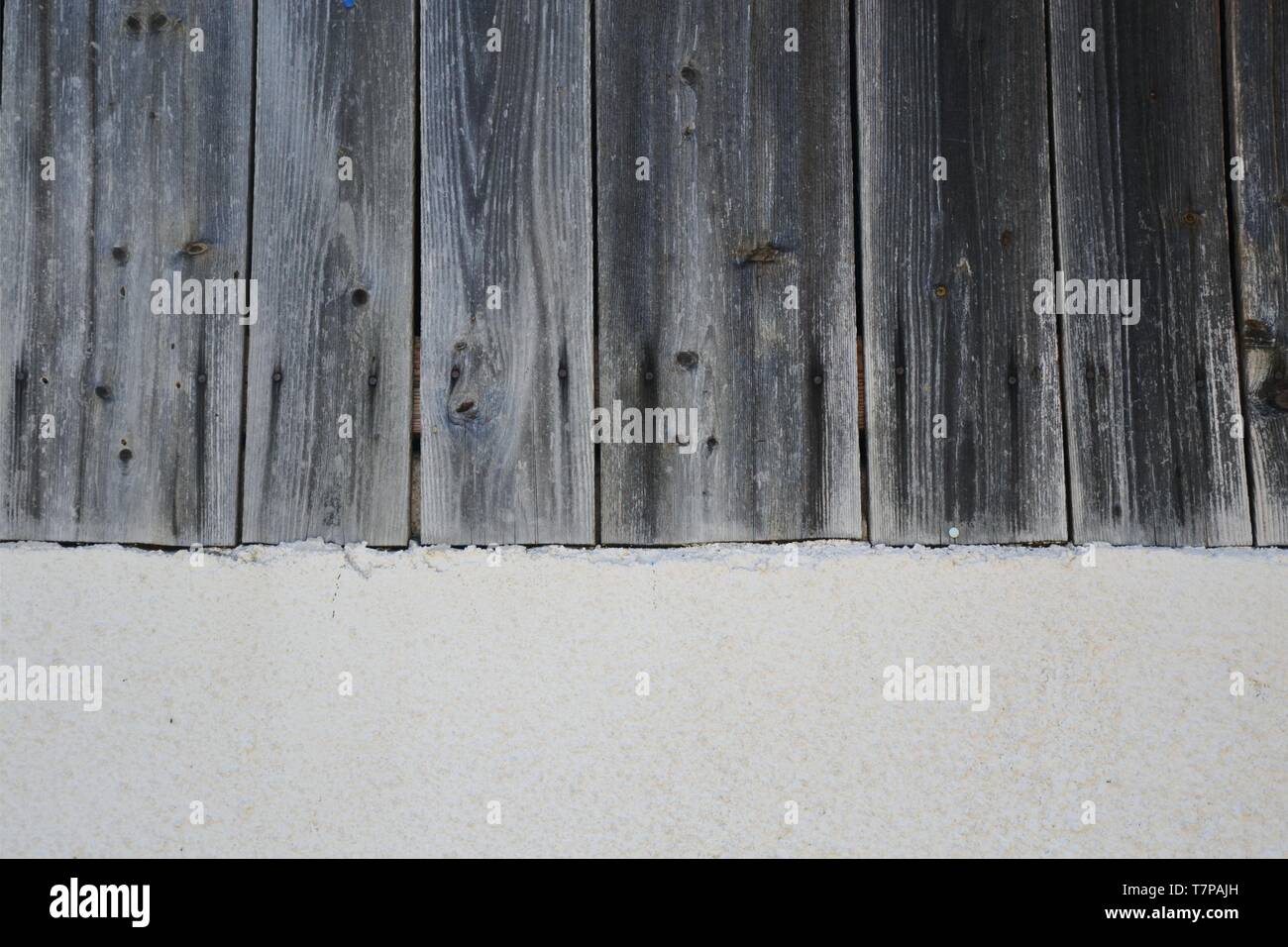 Old farmhouse facade plaster hi-res stock photography and images - Alamy