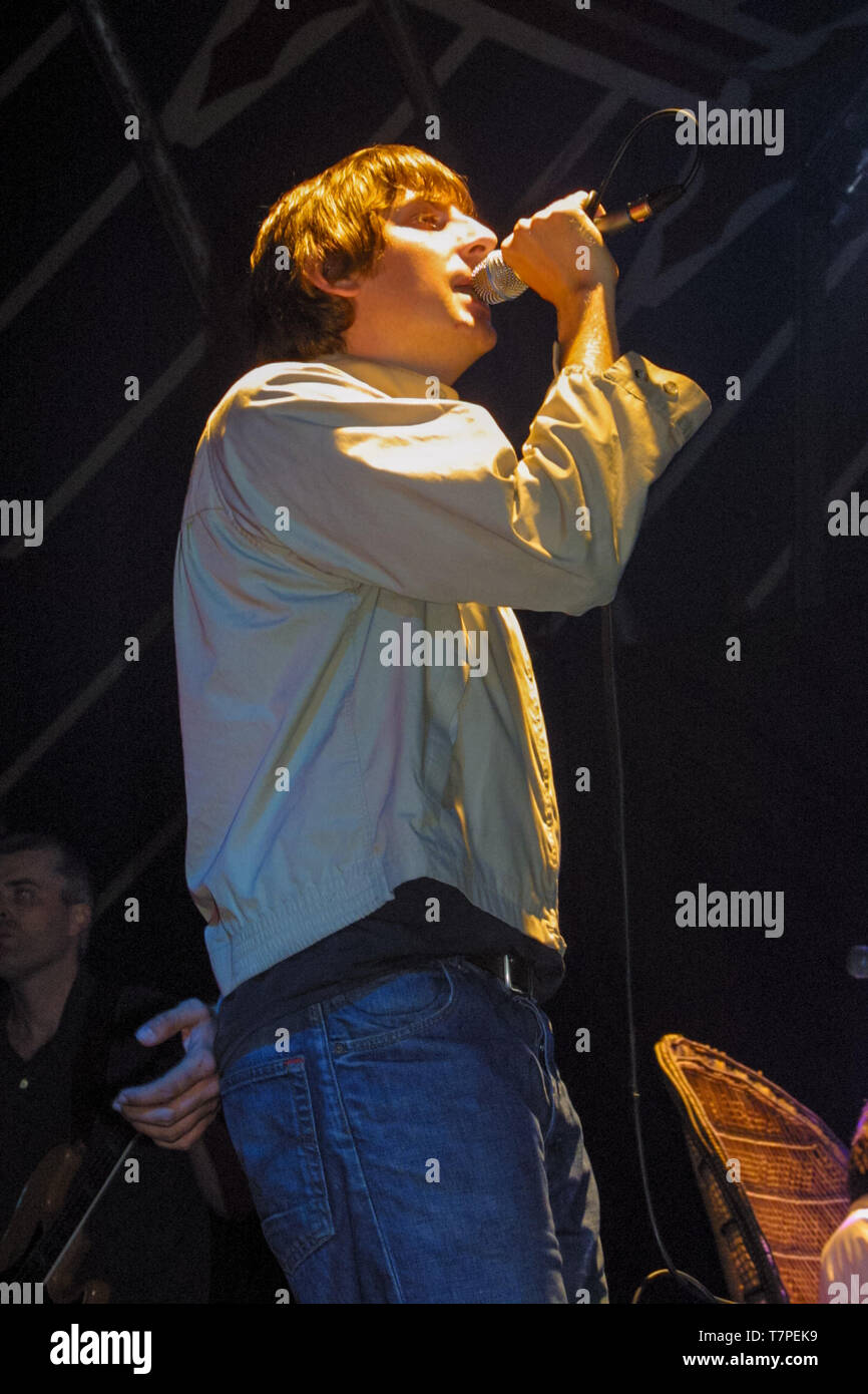 Regular Fries performing at the Reading Festival 2001 Stock Photo - Alamy