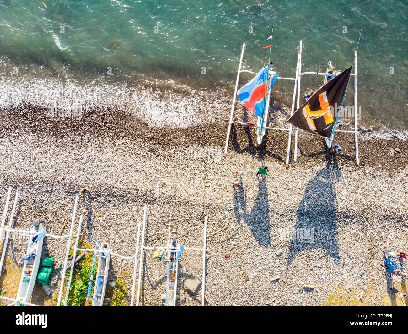 Aerial view traditional boat people hi-res stock photography and images ...