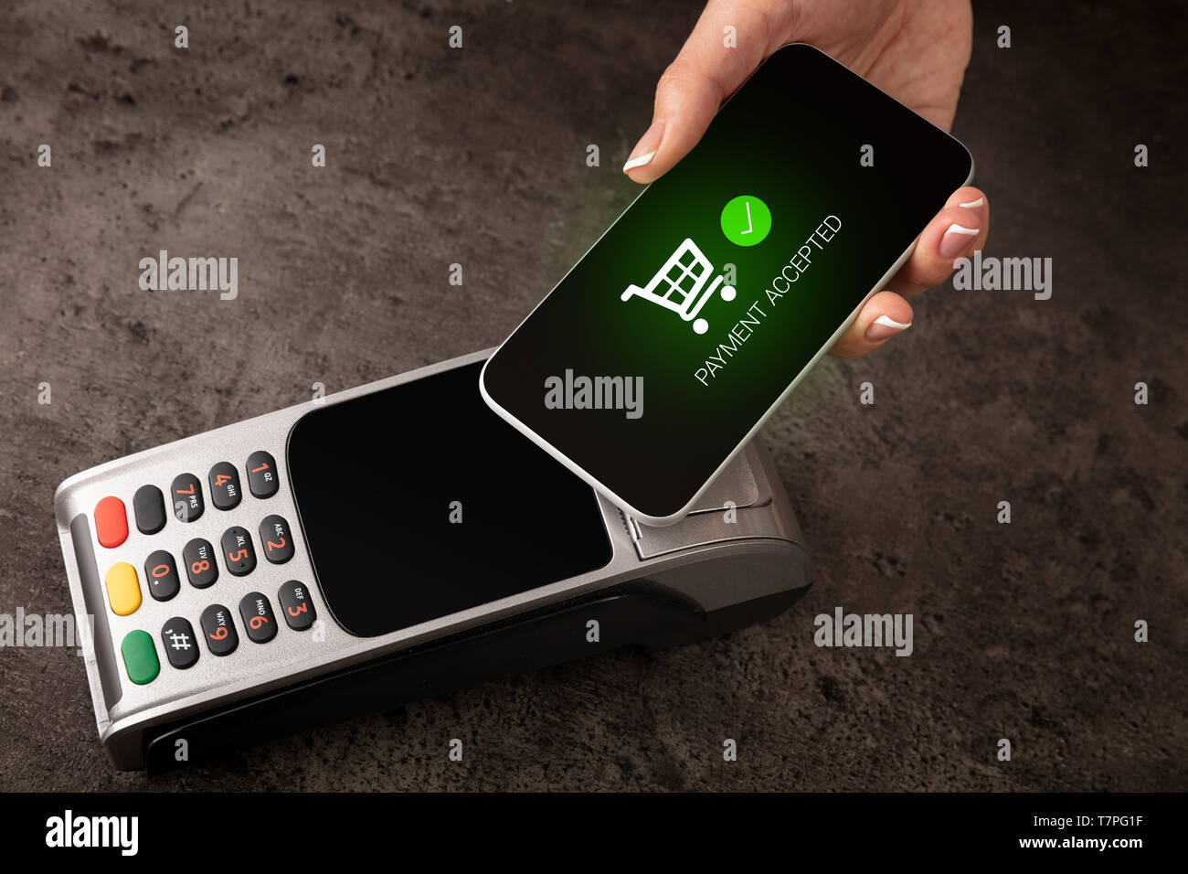 Shopping accepted hi-res stock photography and images - Alamy