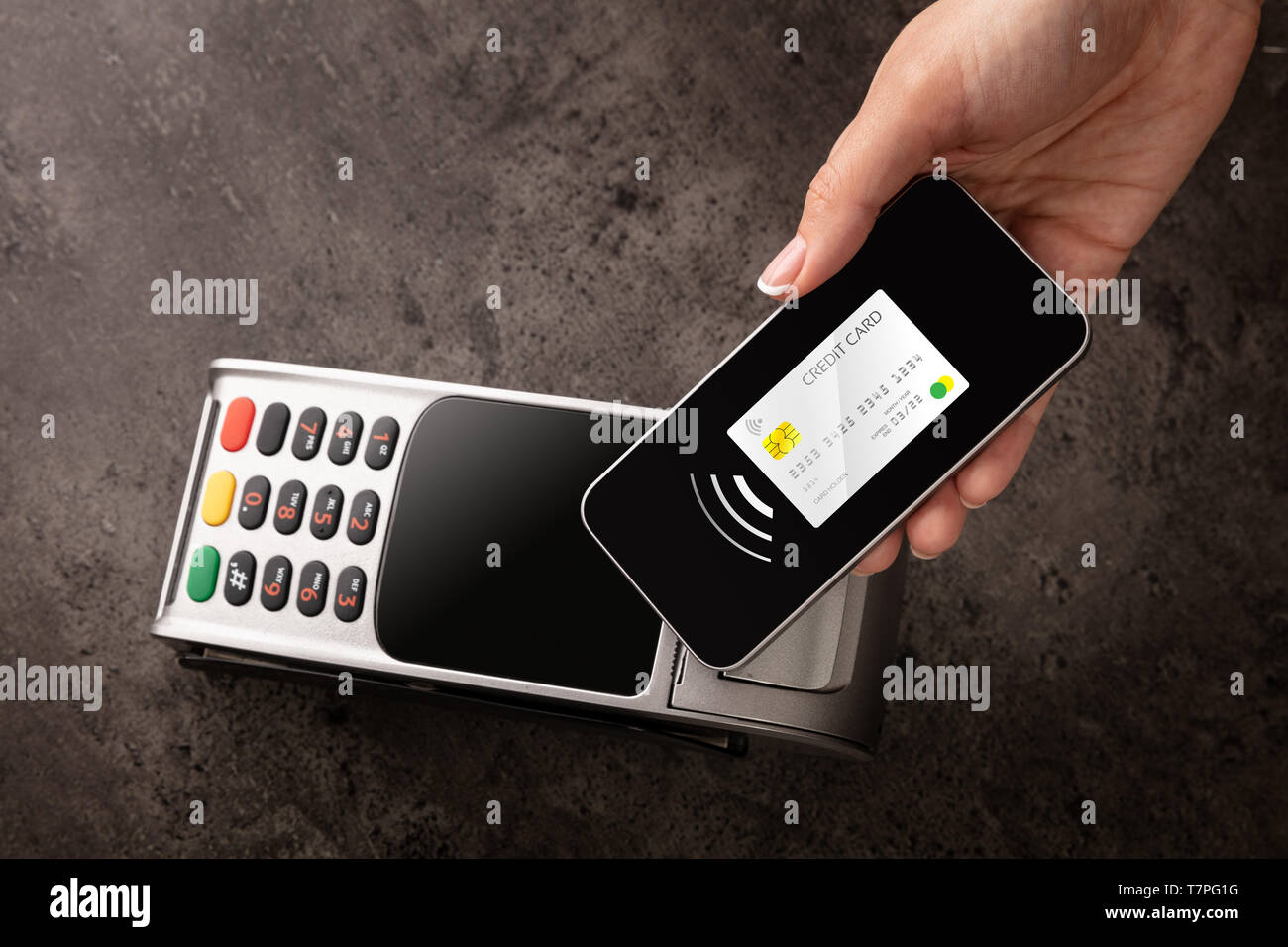 Using credit card scanner hi-res stock photography and images - Alamy