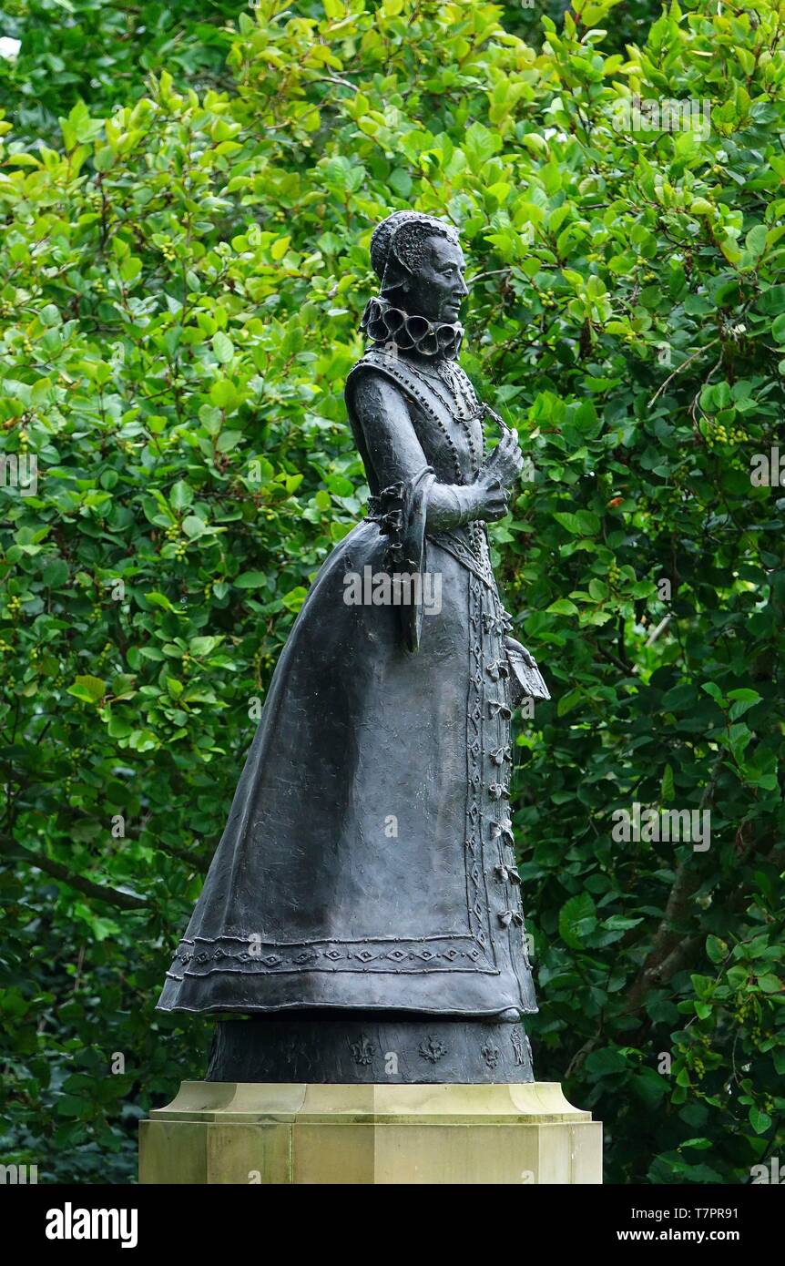 Statue garden scotland hi-res stock photography and images - Alamy