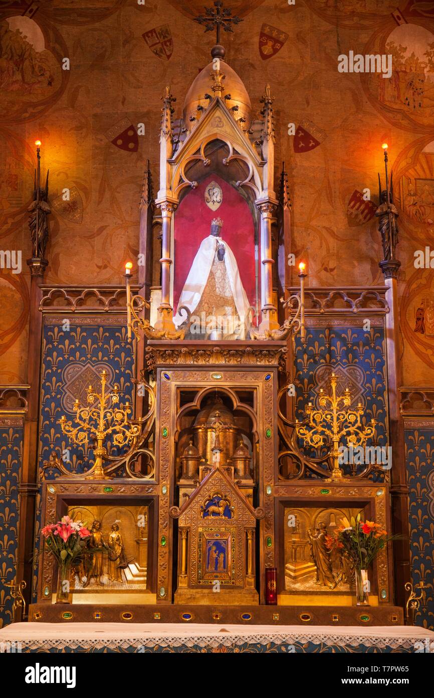 Black madonna statue rocamadour hi-res stock photography and images - Alamy