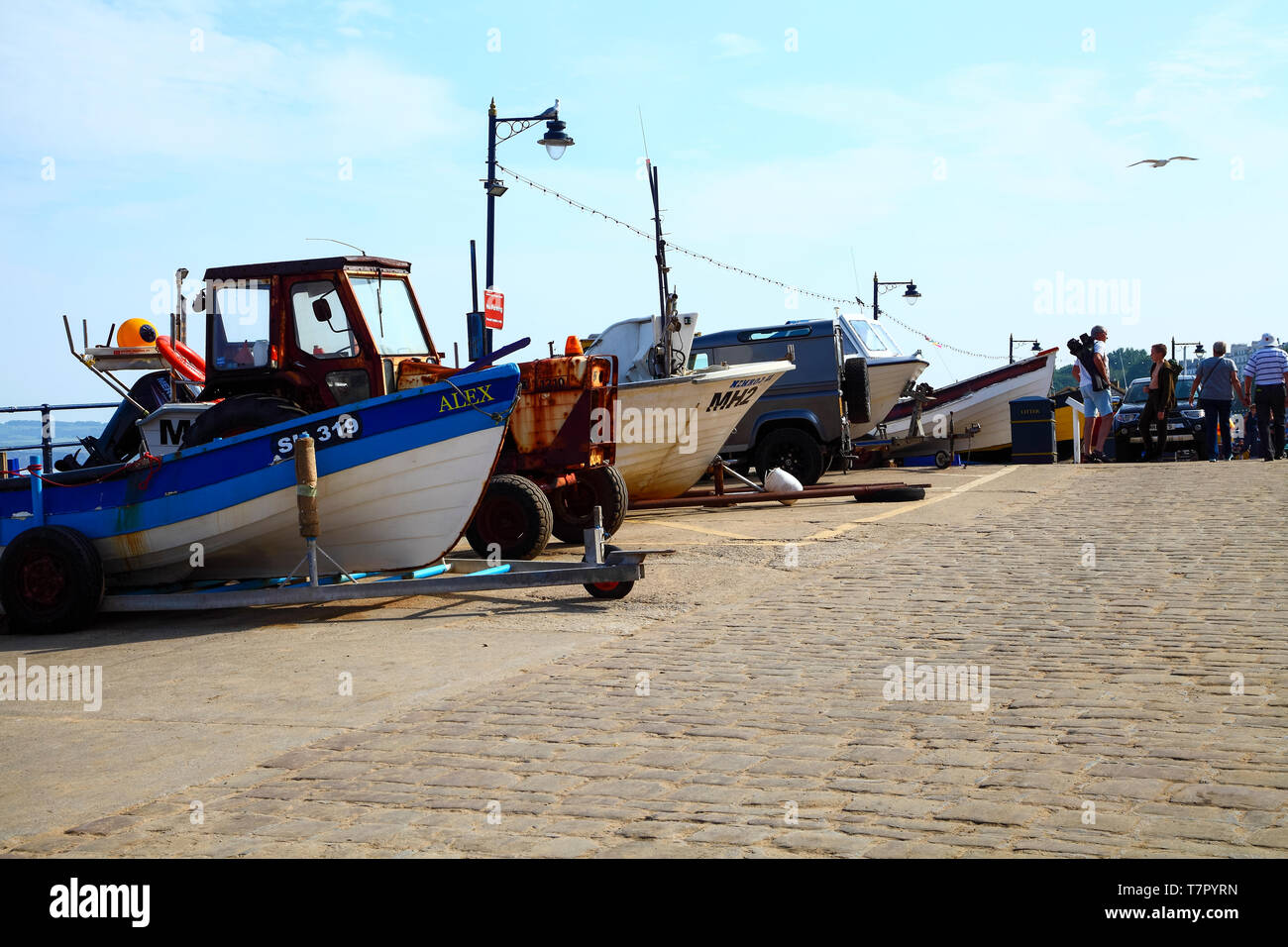Filey north yorkshire fishing boats hi-res stock photography and images ...