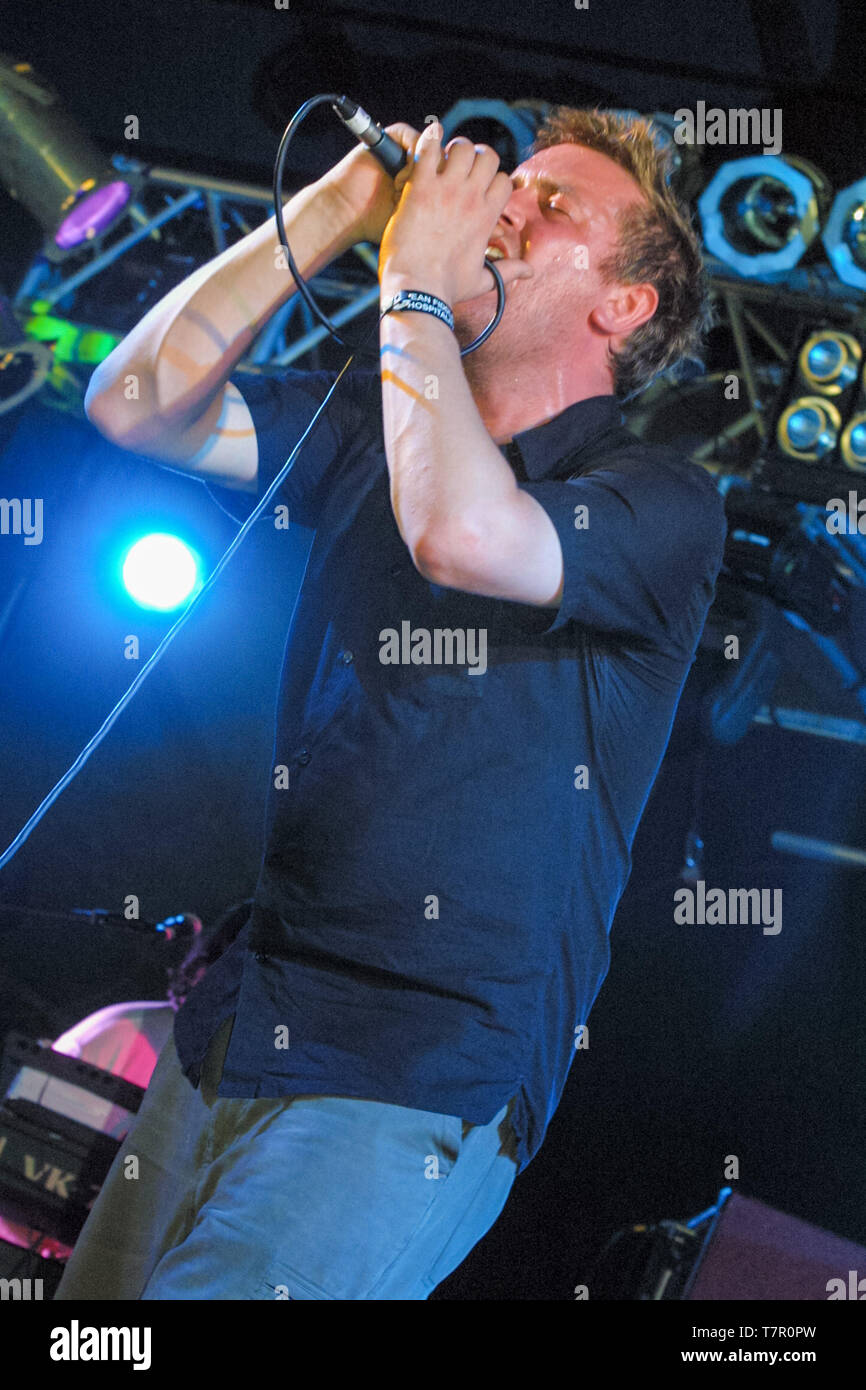Guy garvey 2001 hi-res stock photography and images - Alamy