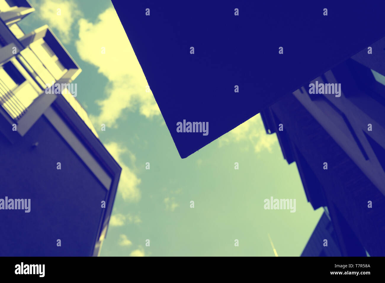 Tiny house icon hi-res stock photography and images - Alamy