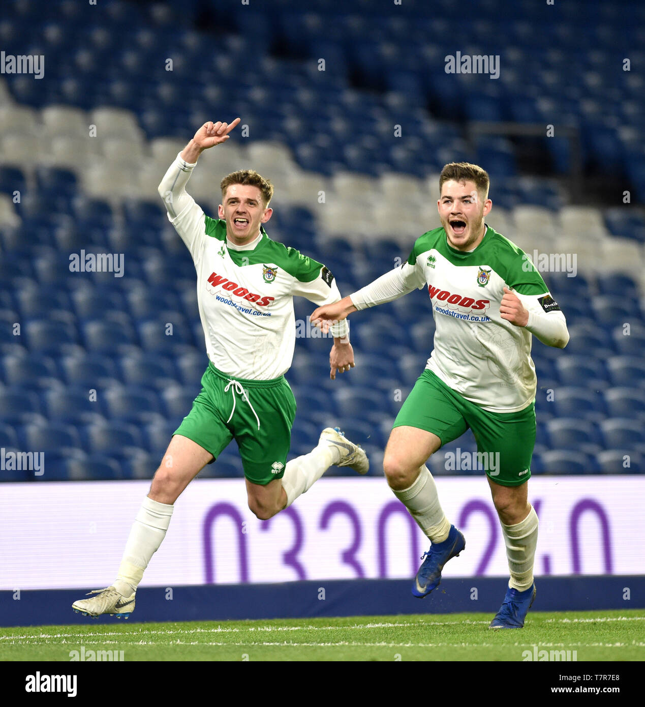 Footballers Celebrating Stock Photos & Footballers Celebrating Stock ...
