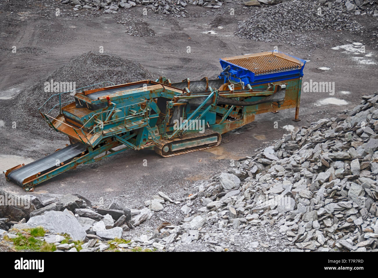 Working quarry hi-res stock photography and images - Alamy