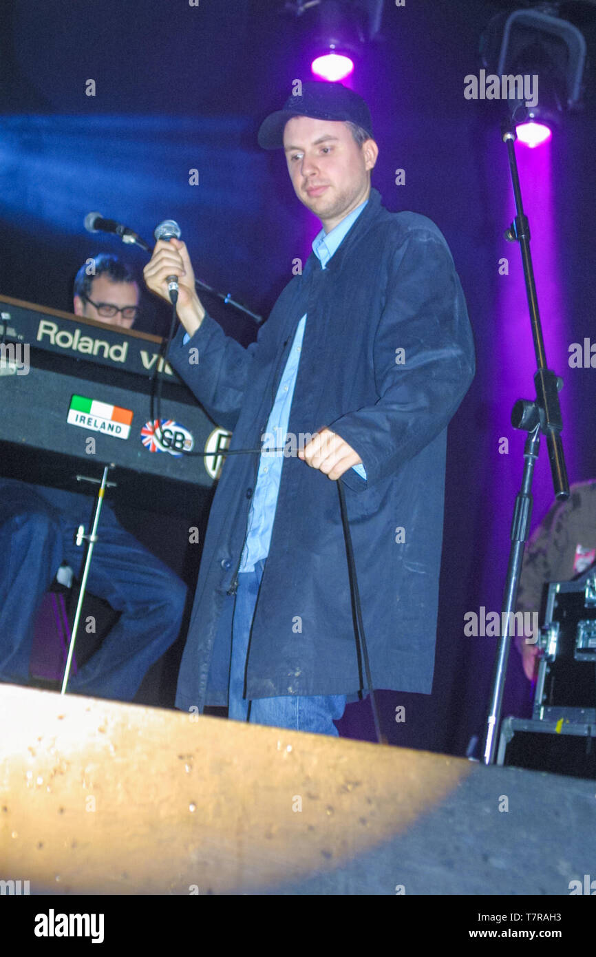 Regular Fries performing at the Reading Festival 2001 Stock Photo - Alamy