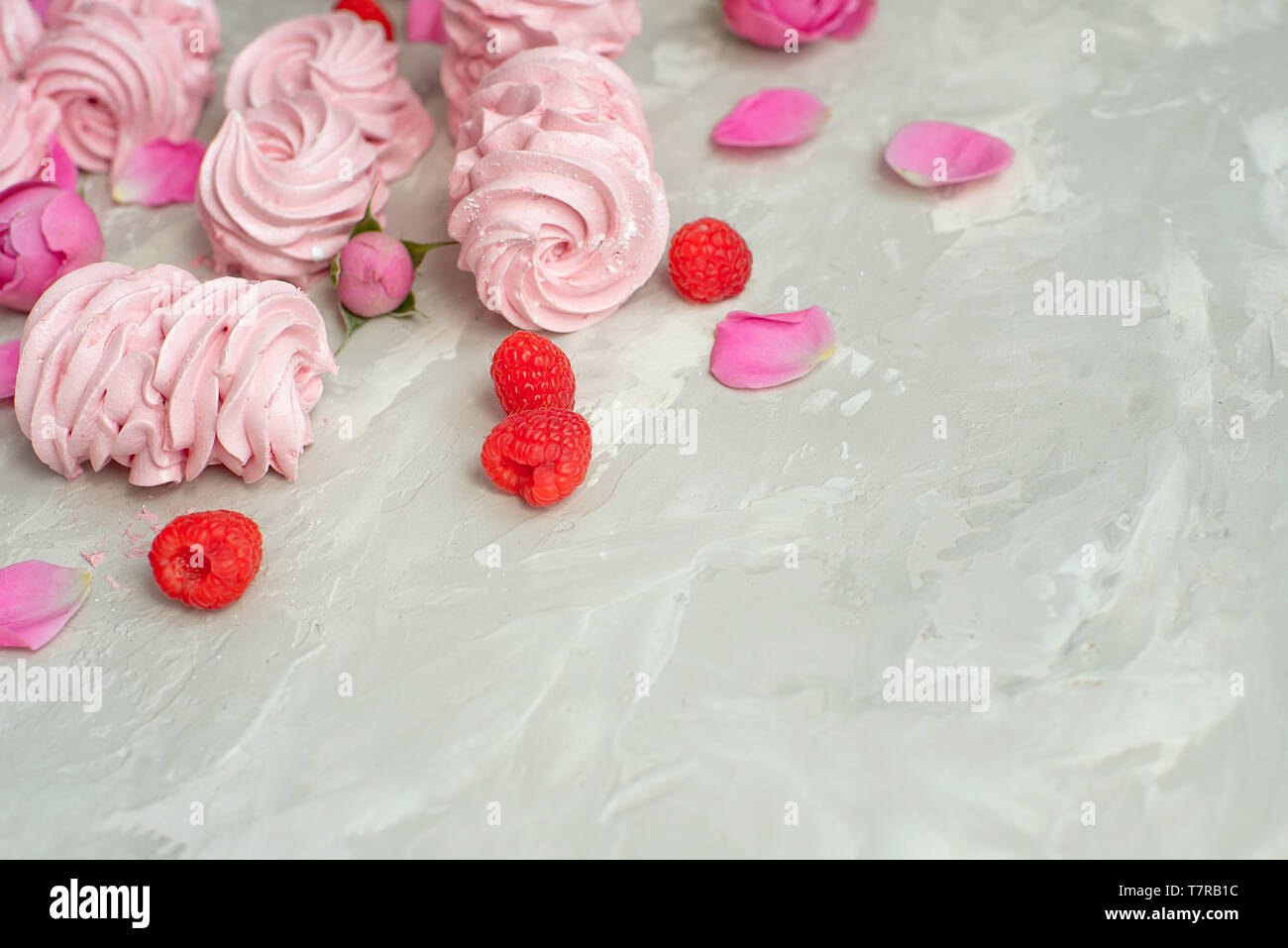 Homemade marshmallows. Pink marshmallows. Marshmallow with raspberries ...