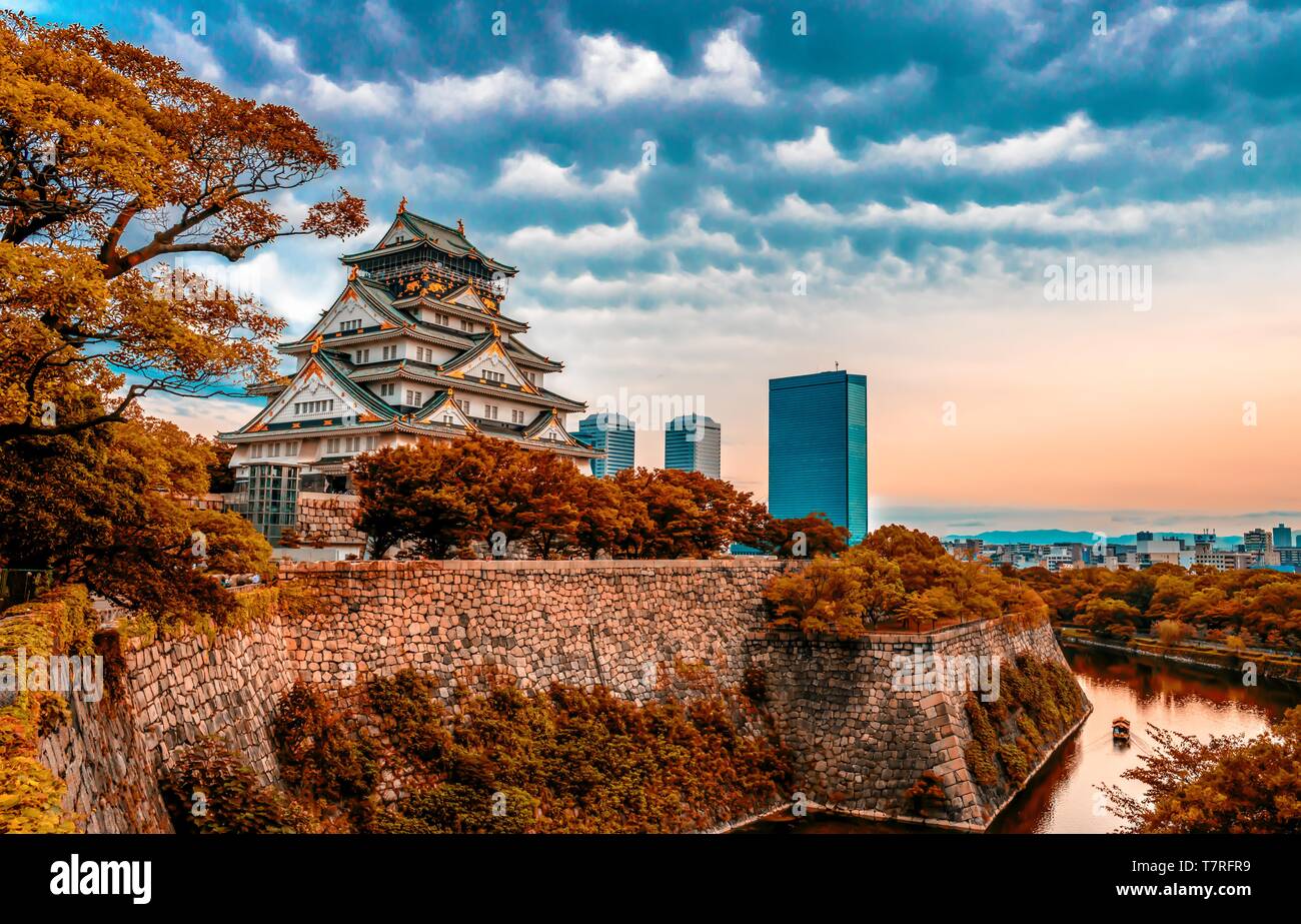 Travelling through Japan. Osaka castle Stock Photo - Alamy