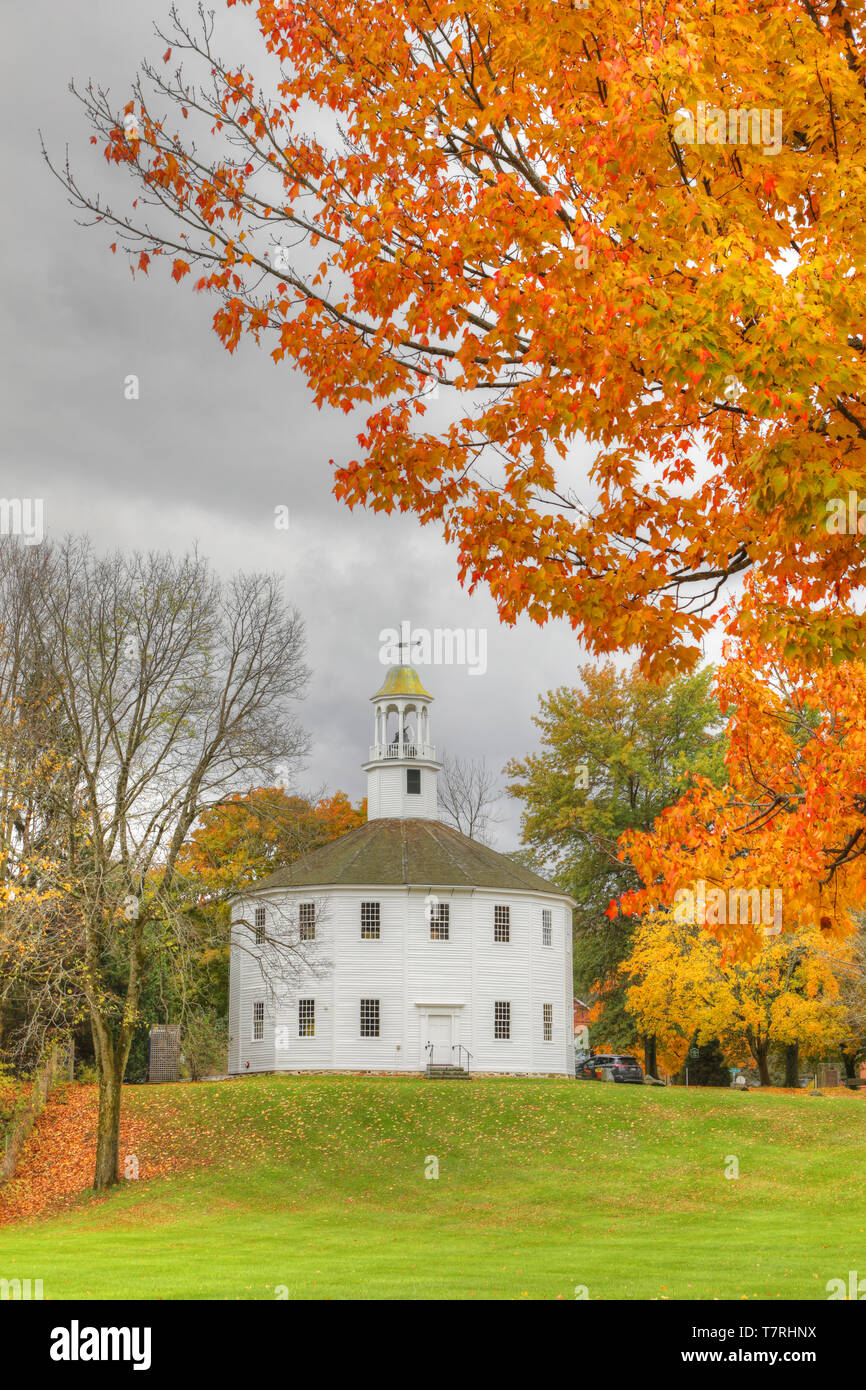 Vertical of Old Round Church in Richmond in Vermont. Built in 1812. it ...