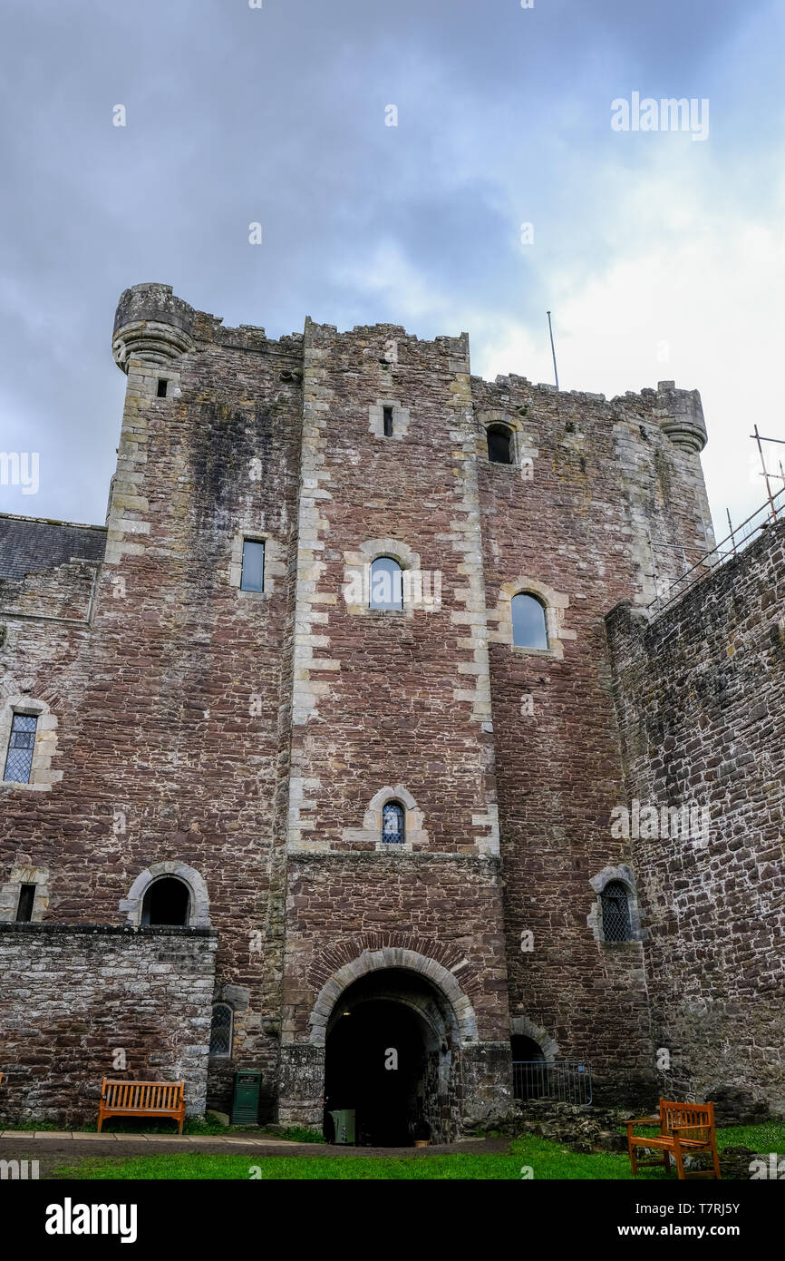 Outlander castle leoch hi-res stock photography and images - Alamy