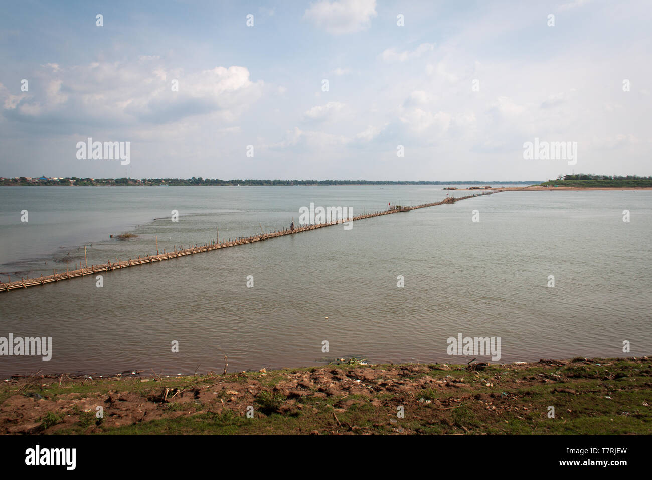 Bridge cambodia hi-res stock photography and images - Alamy
