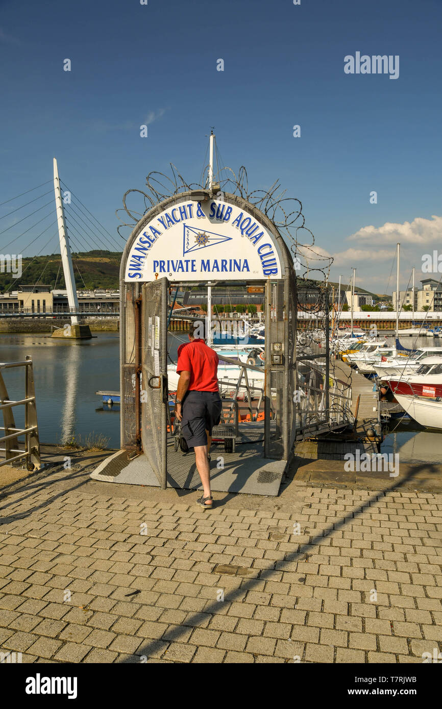 Jetty yacht club hi-res stock photography and images - Alamy