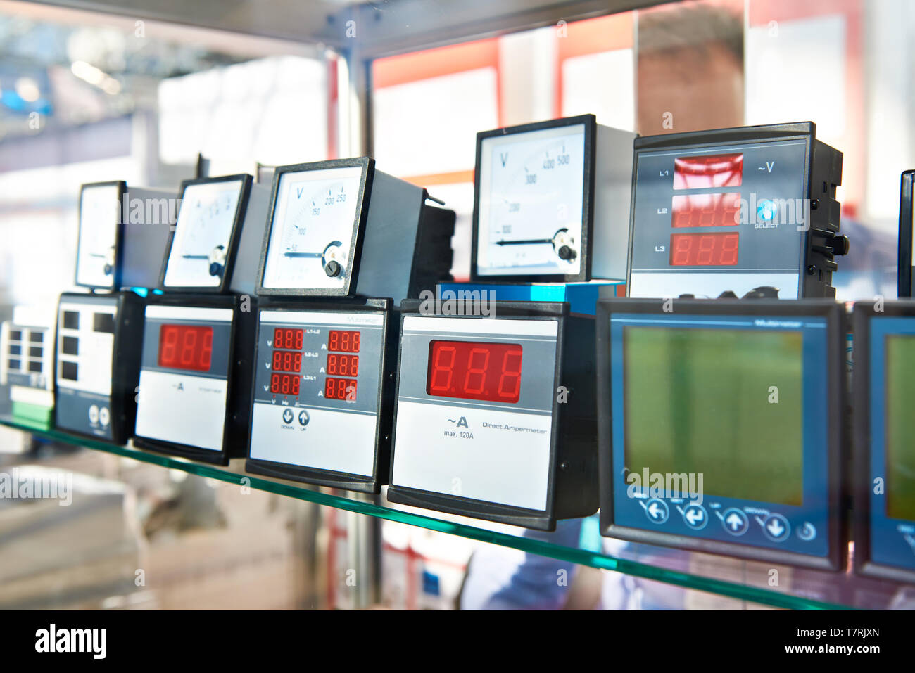 Measuring devices digital analog hi-res stock photography and images ...