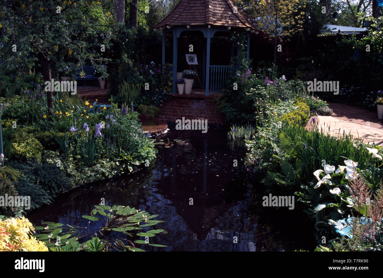 Rustic gazebo hi-res stock photography and images - Alamy