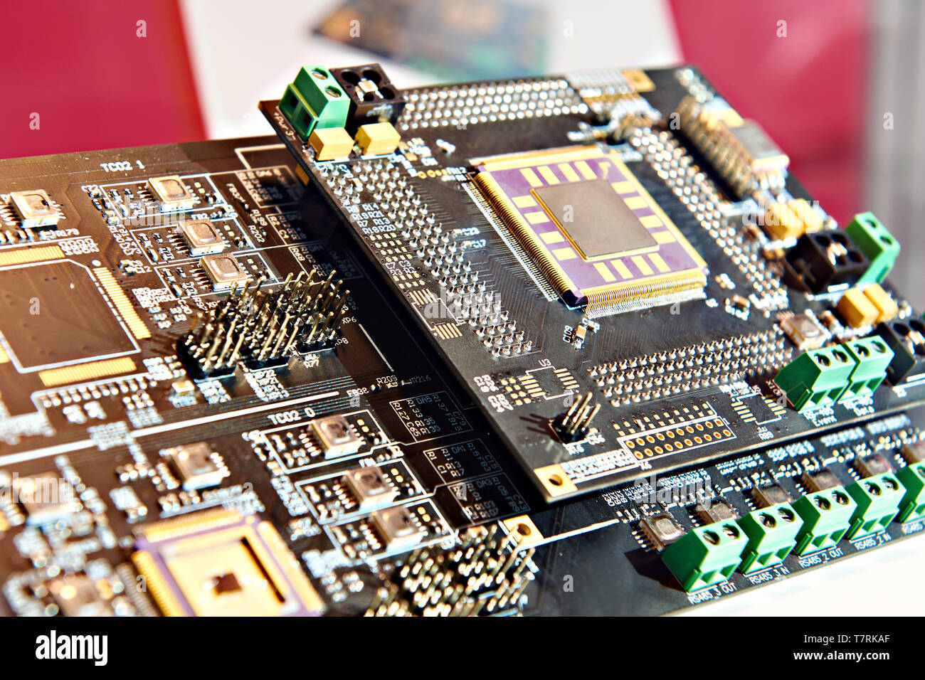 Silicon chips on circuit board hi-res stock photography and images - Alamy