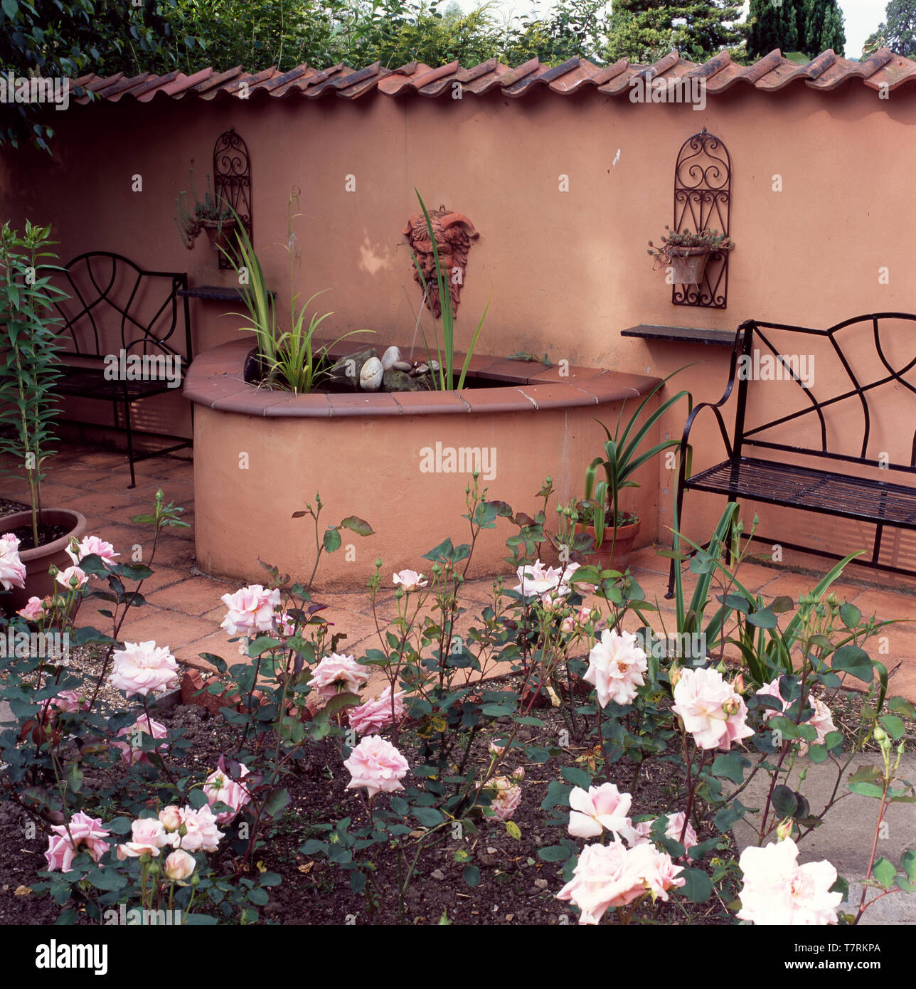 Roses Spanish Courtyard Villa Terra Rosa In Photos