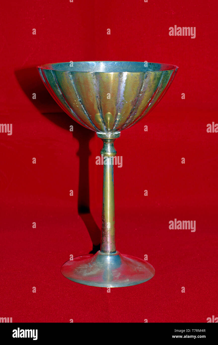 Chalice symbol hi-res stock photography and images - Alamy